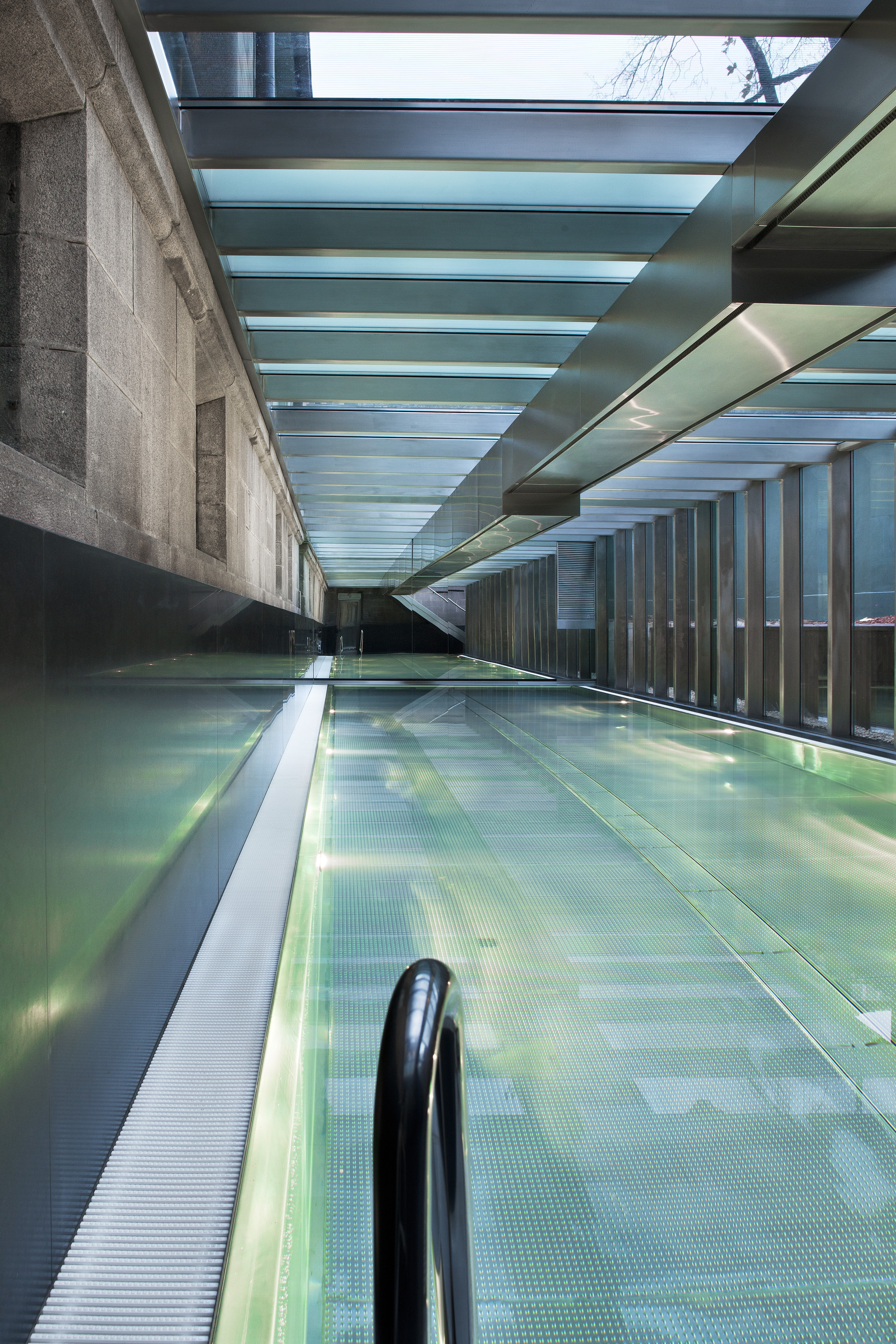 Light and Water: Reflect on These 8 Serene Indoor Pools - Architizer ...