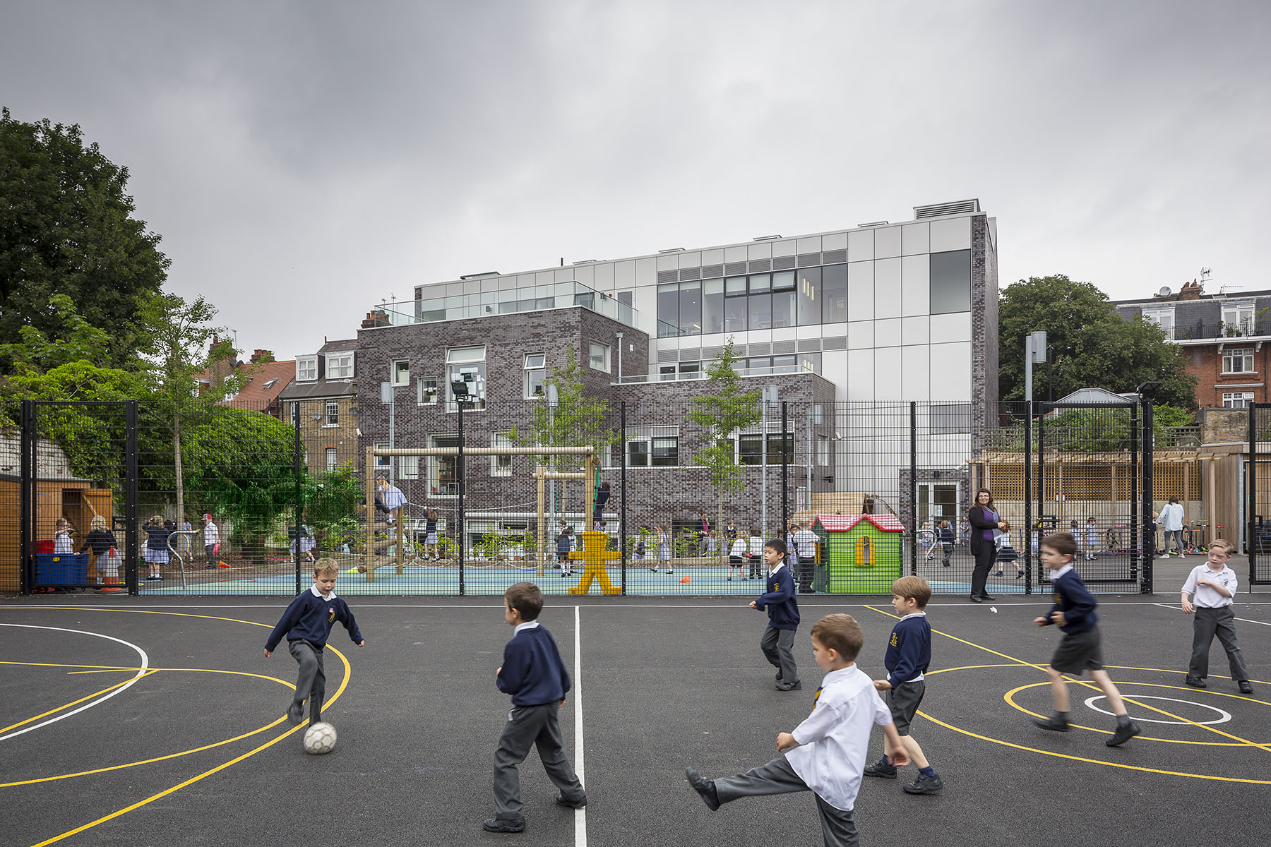 Emmanuel CE Primary School by B|D landscape architects, Max Fordham ...