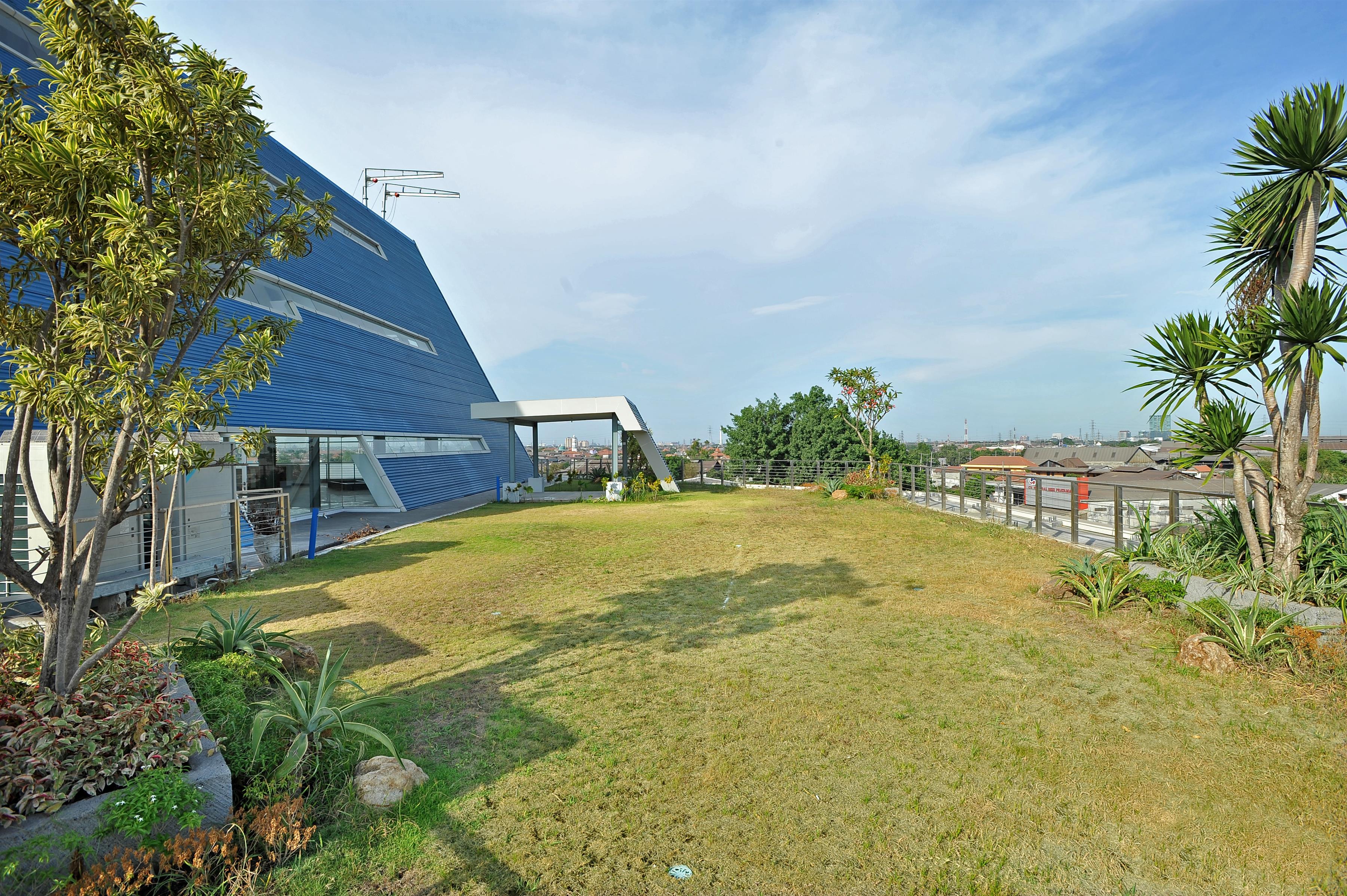 DAF Showroom by Archimetric - Architizer