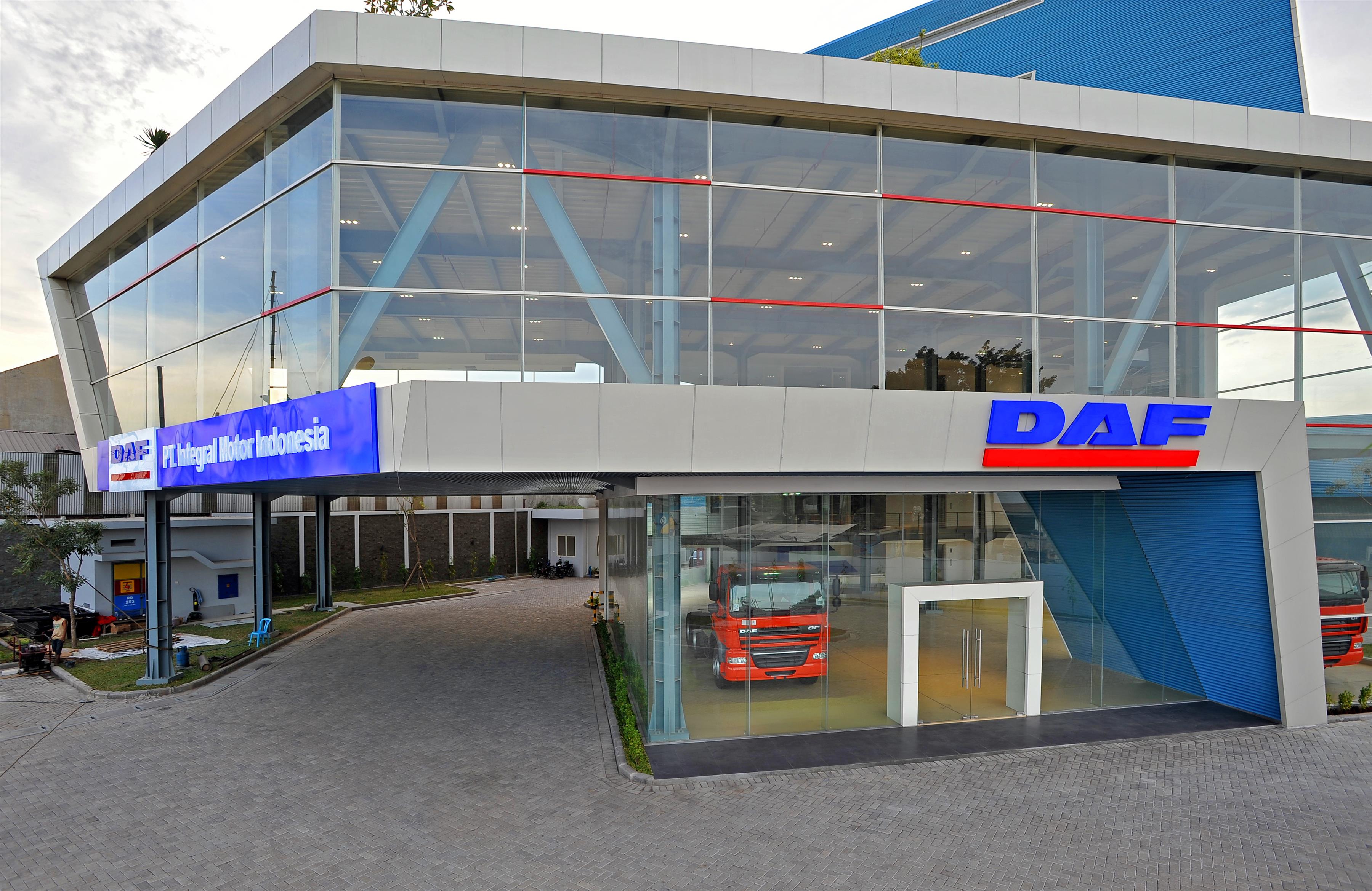 DAF Showroom by Archimetric - Architizer