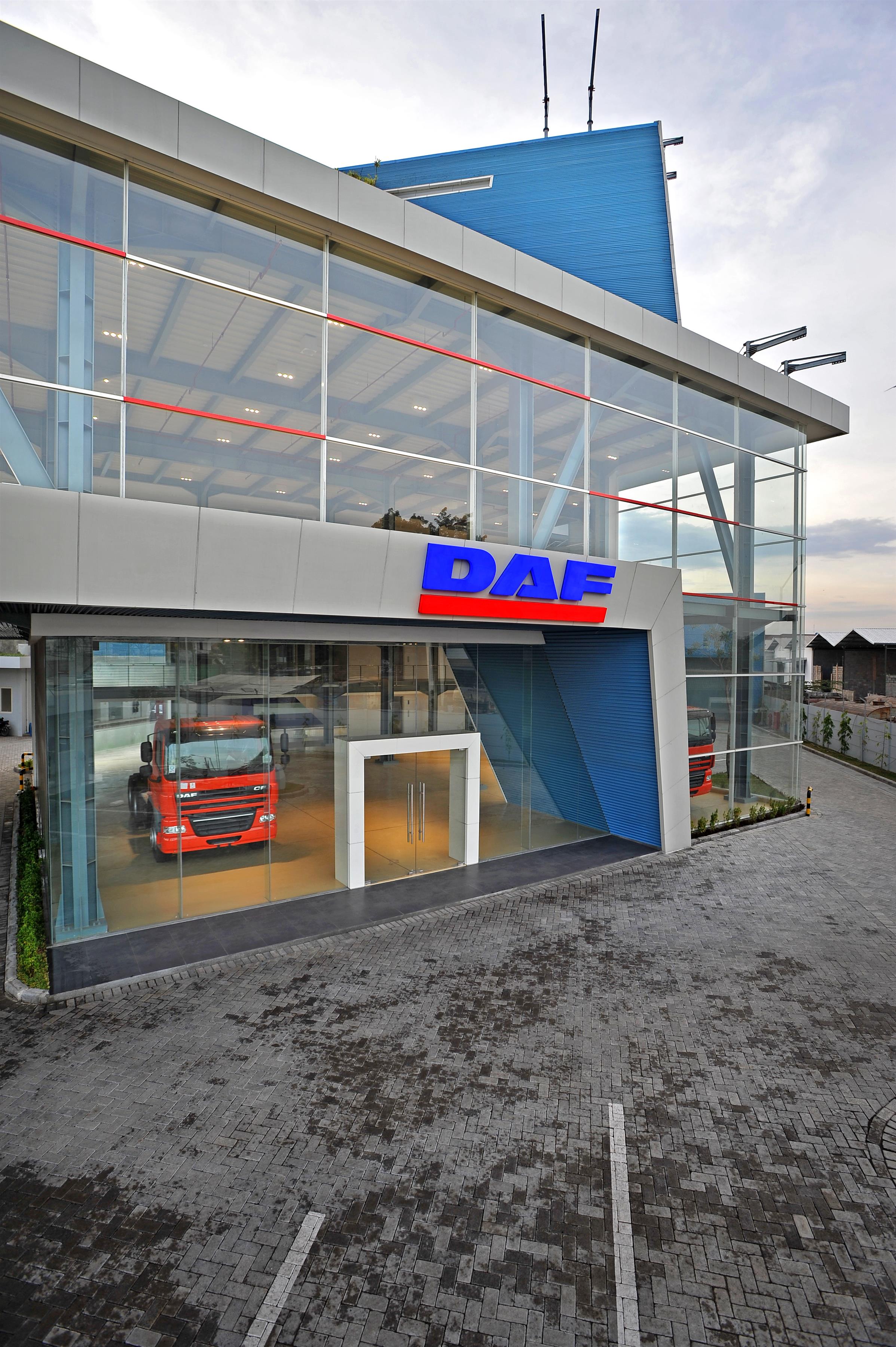 DAF Showroom by Archimetric - Architizer