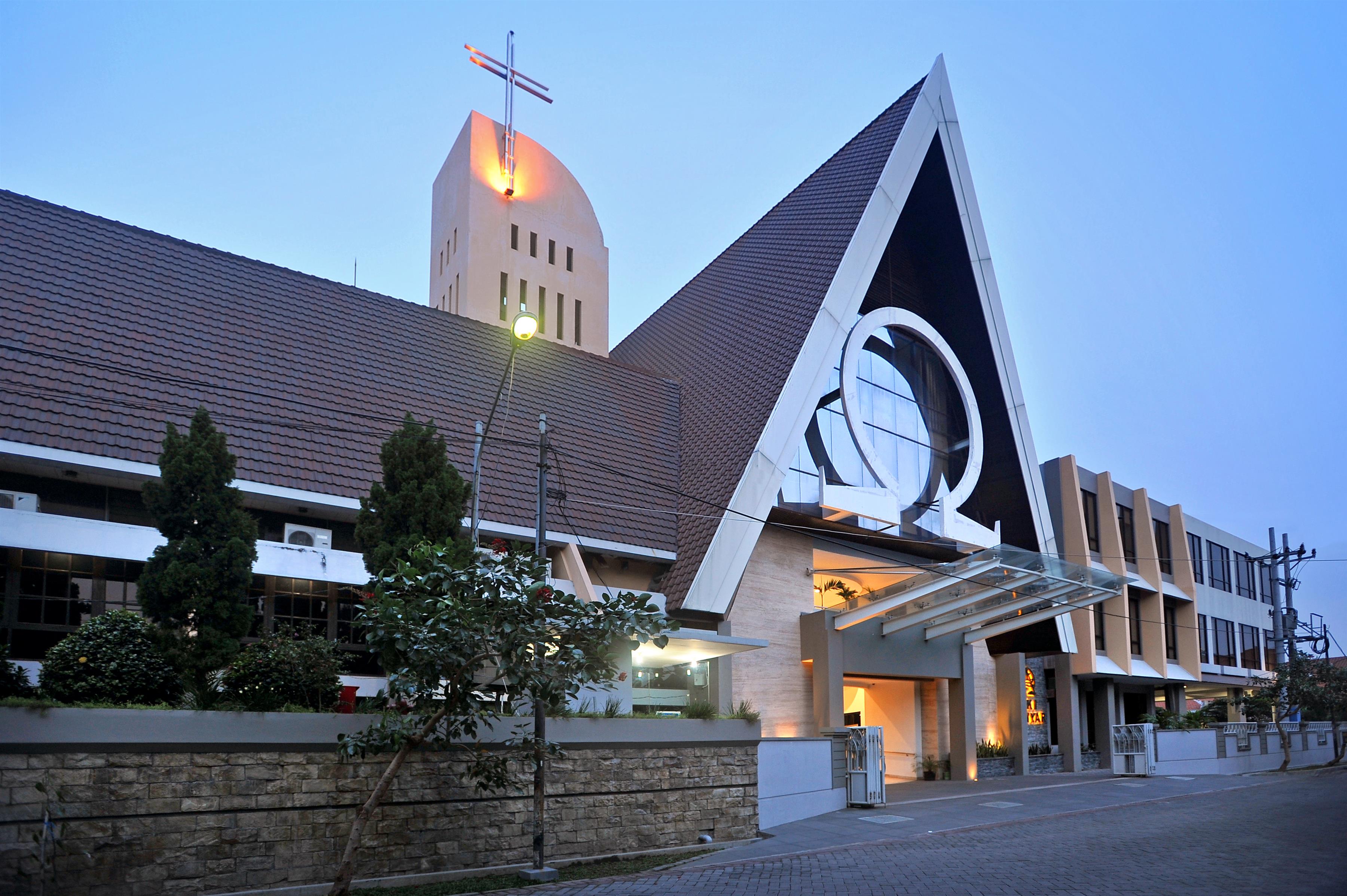 GKI Manyar - Architizer