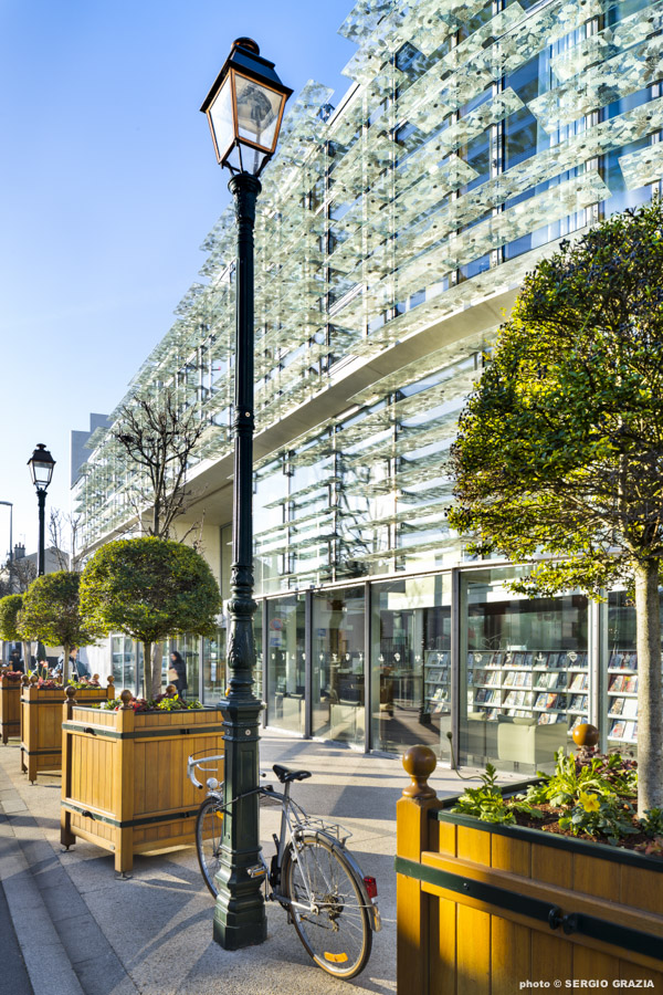 cultural center - printed glass wall by Richard + Schoeller Architectes ...