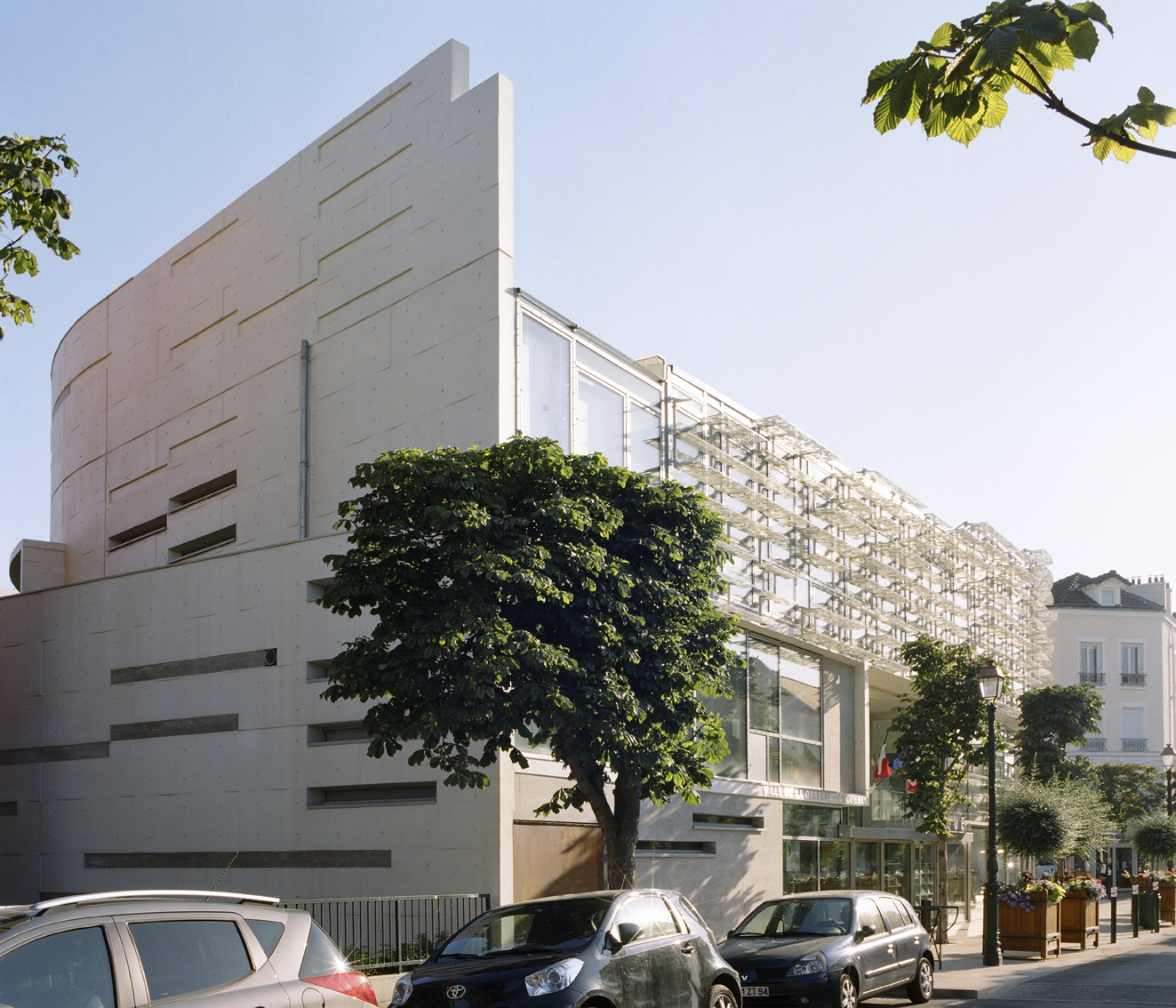 cultural center - printed glass wall by Richard + Schoeller Architectes ...