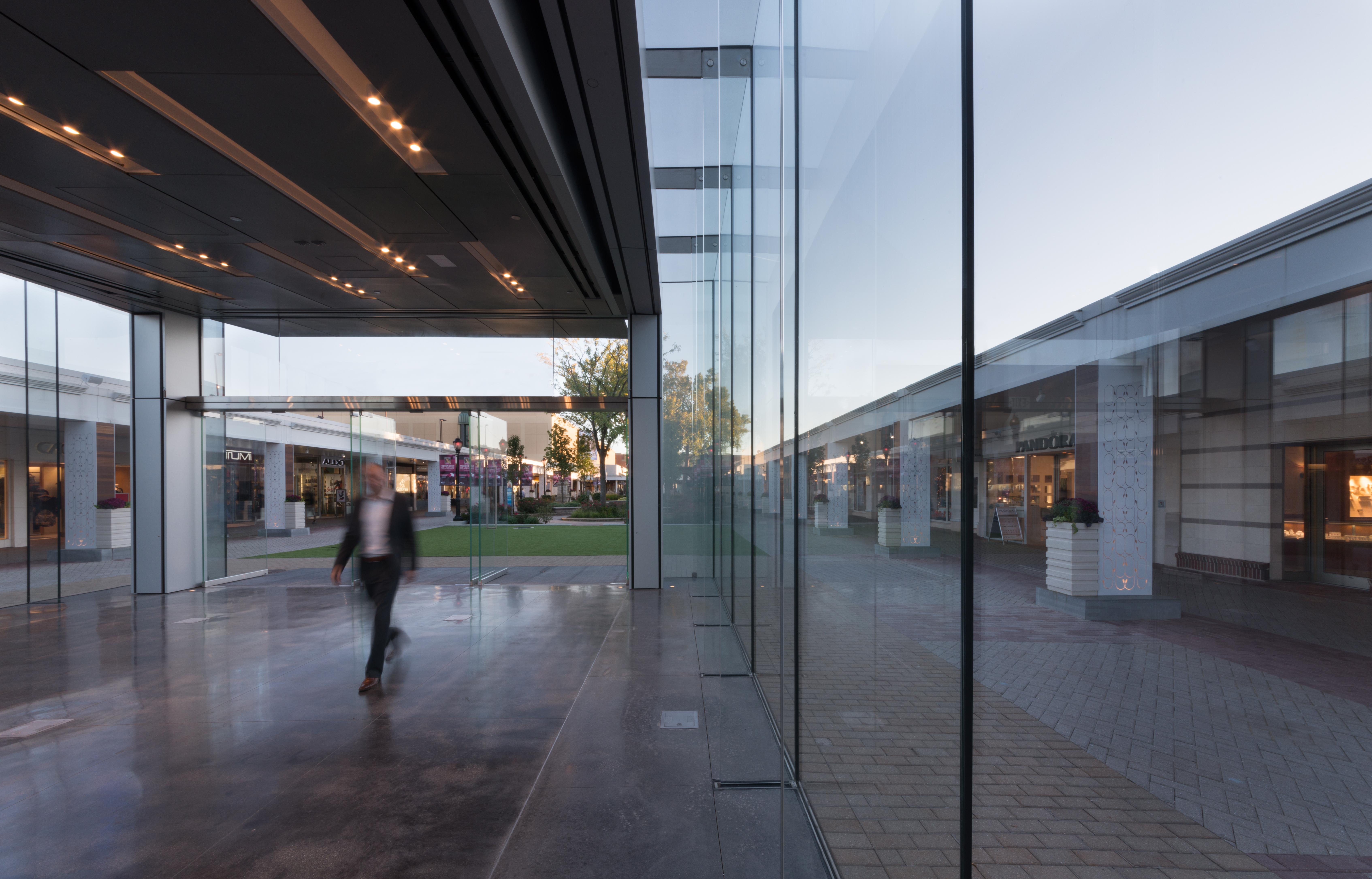 Westfield Old Orchard Glass Cube by JGMA - Architizer