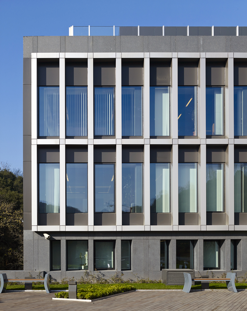 Dogus Holding Headquarters by CM Mimarlik - Architizer