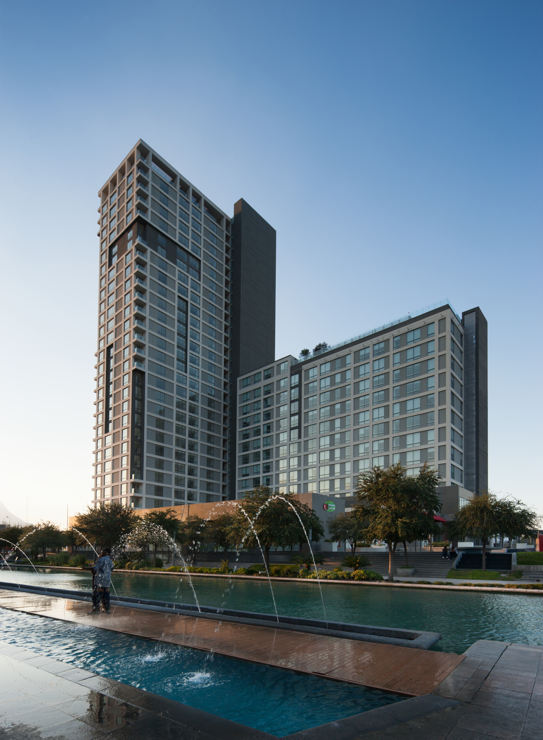 La Capital by rdlp arquitectos - Architizer