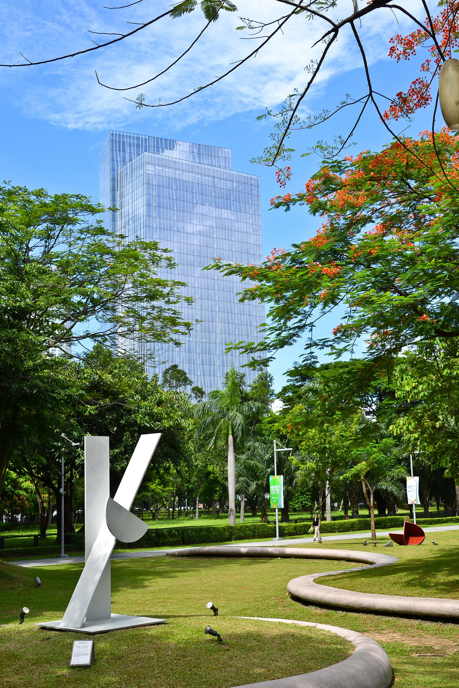 The Zuellig Building by Skidmore, Owings & Merrill (SOM) - Architizer