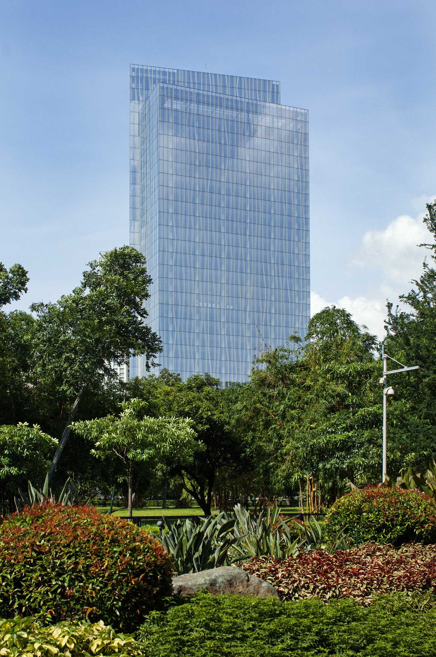 The Zuellig Building by Skidmore, Owings & Merrill (SOM) - Architizer