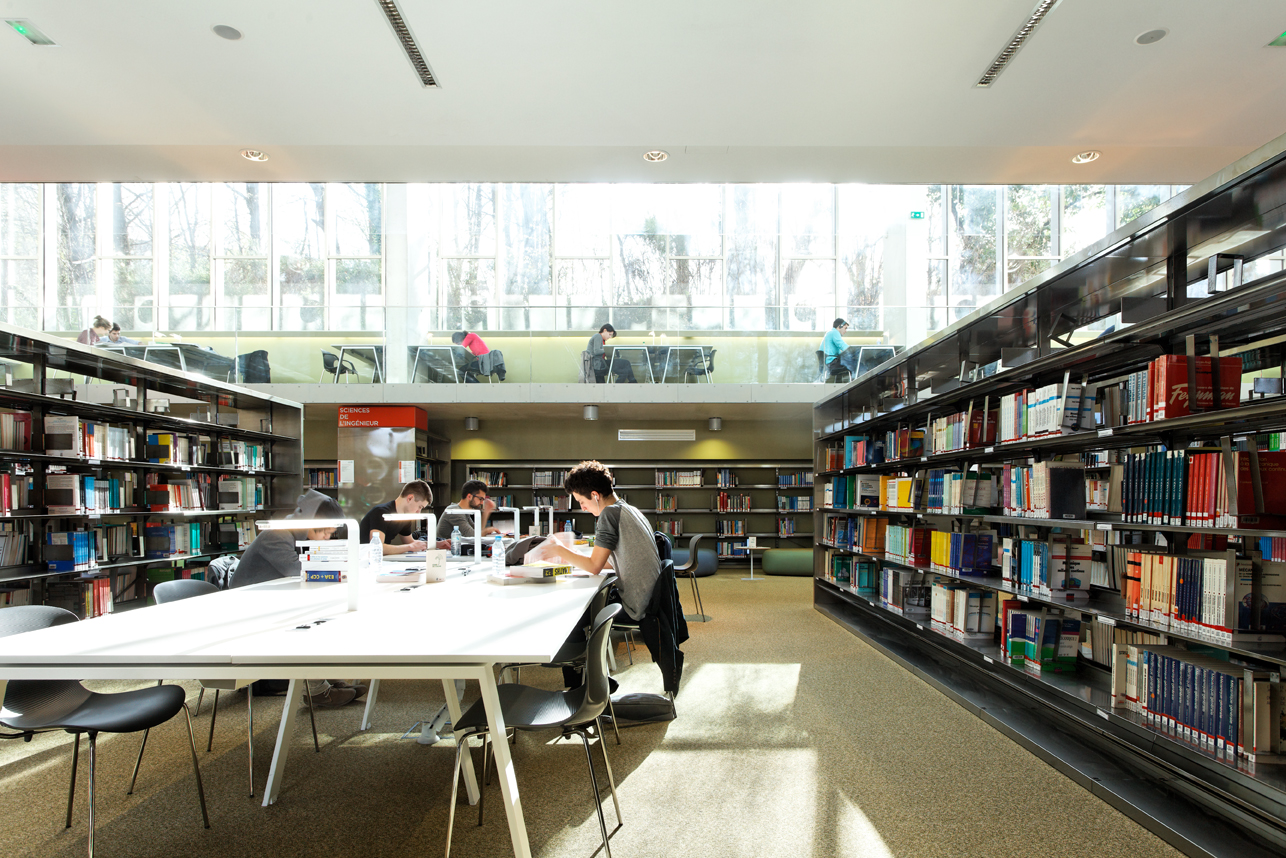 Versailles University Science Library by Badia Berger Architectes ...