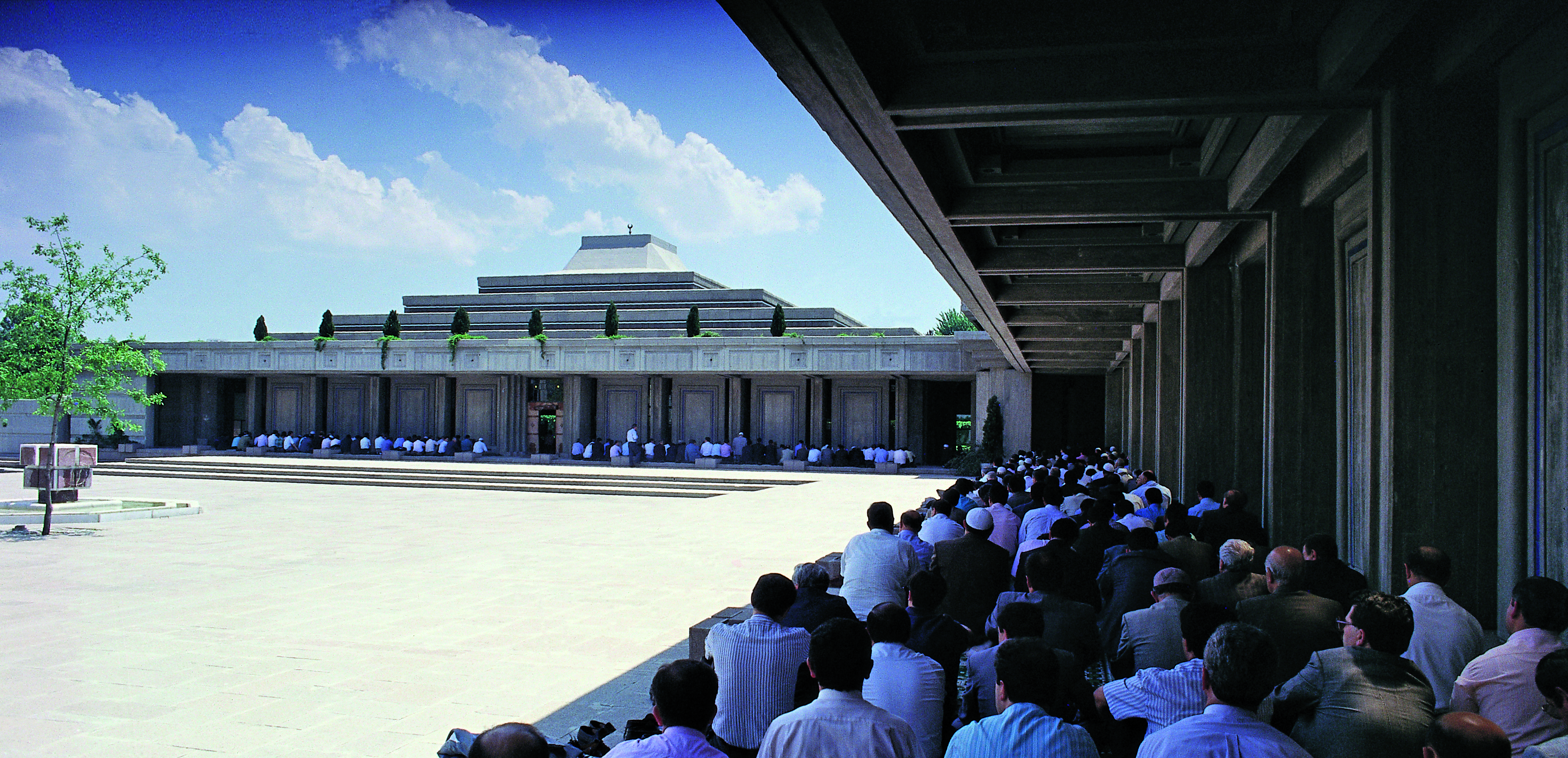 The Mosque of the Turkish Grand National Assembly by Cinici Architects ...