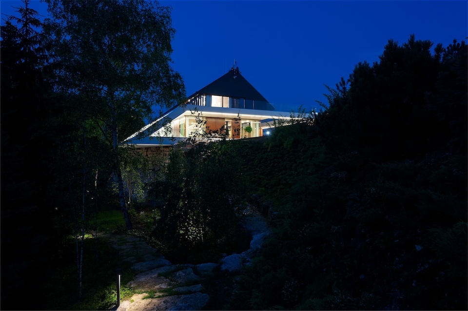 Edge House by MOBIUS architekci - Architizer