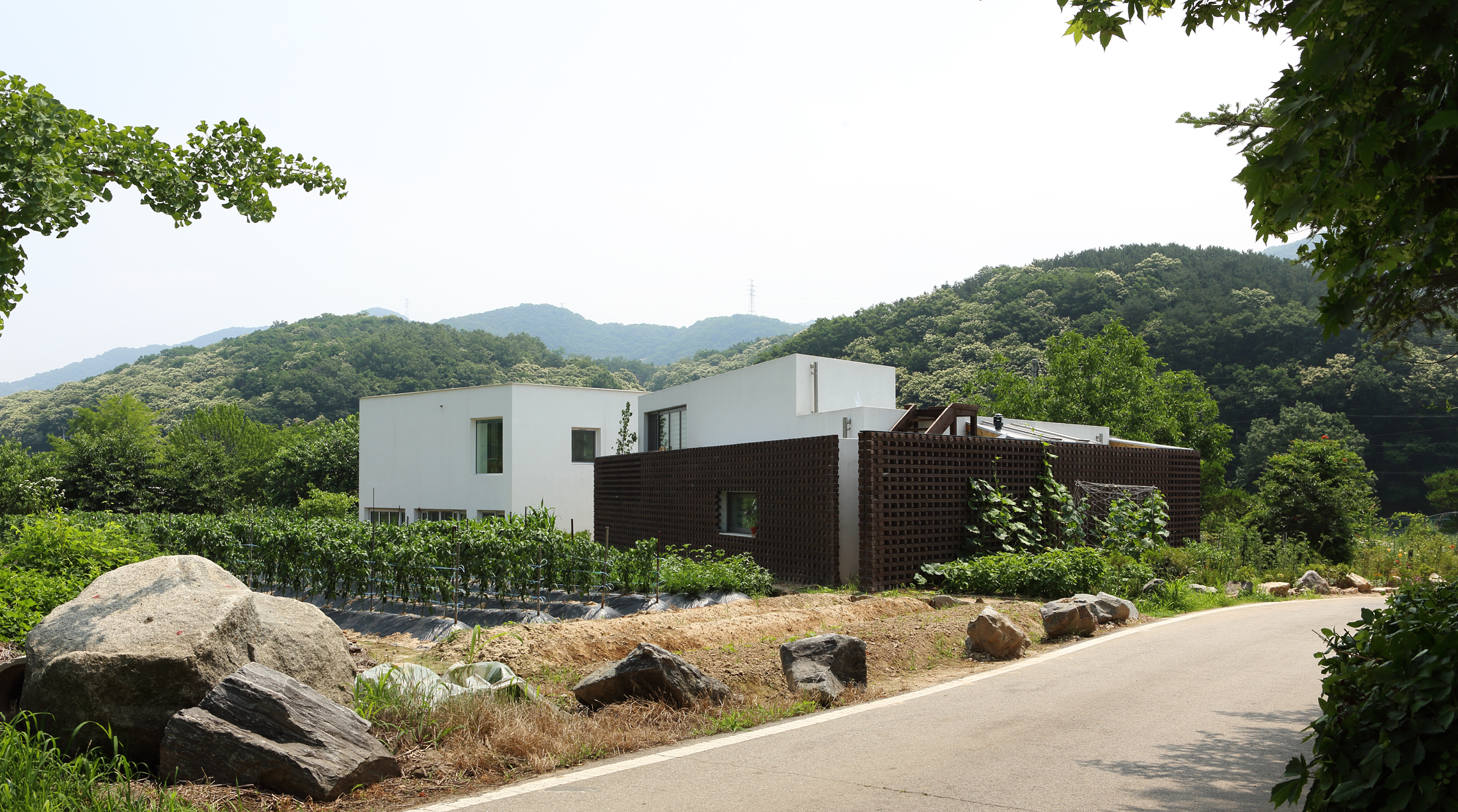 9X9 EXPERIMENTAL HOUSE by YounghanChung Architects - Architizer