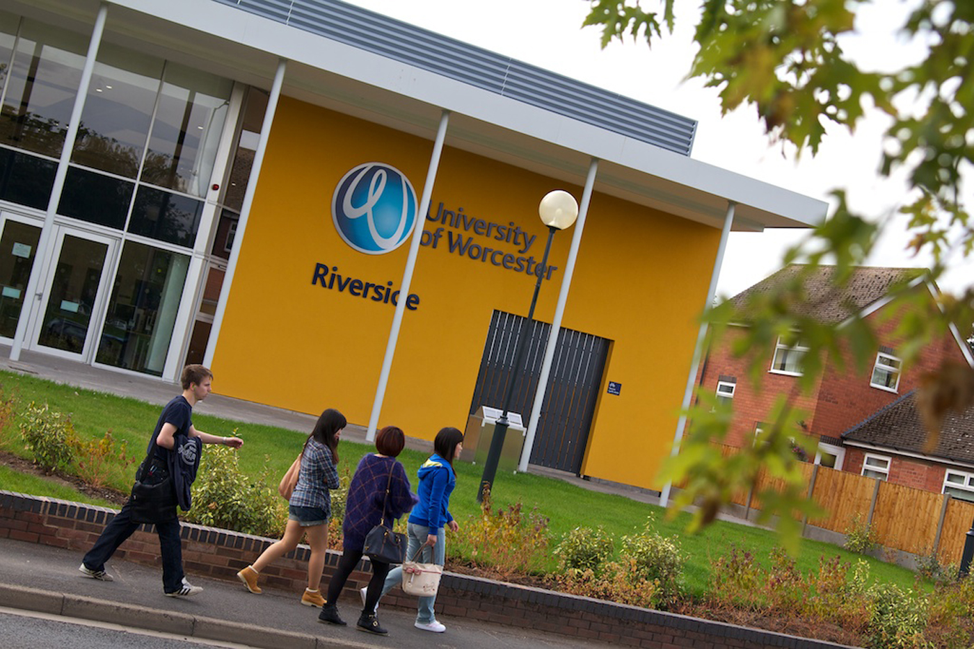 The Riverside Building, University of Worcester by KKE Architects Ltd ...