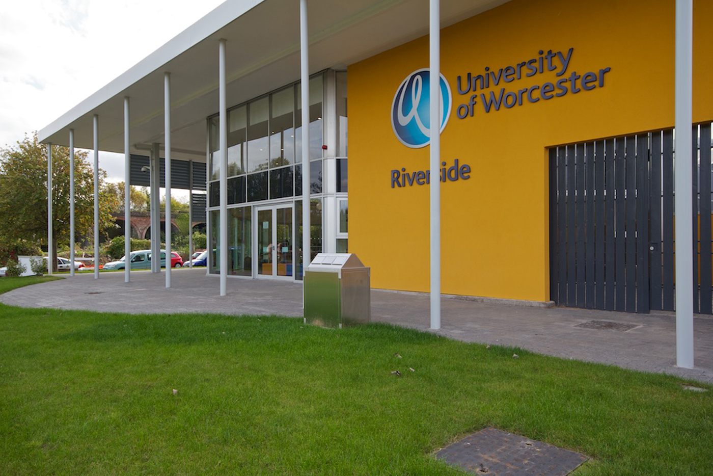 The Riverside Building, University of Worcester by KKE Architects Ltd ...
