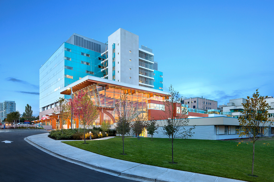 Surrey Memorial Hospital (SMH) Critical Care Tower [second largest ...
