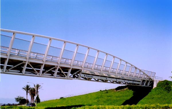 Ontario Airport Pedestrian bridge by L2ds - LUMSDEN LEUNG design studio ...