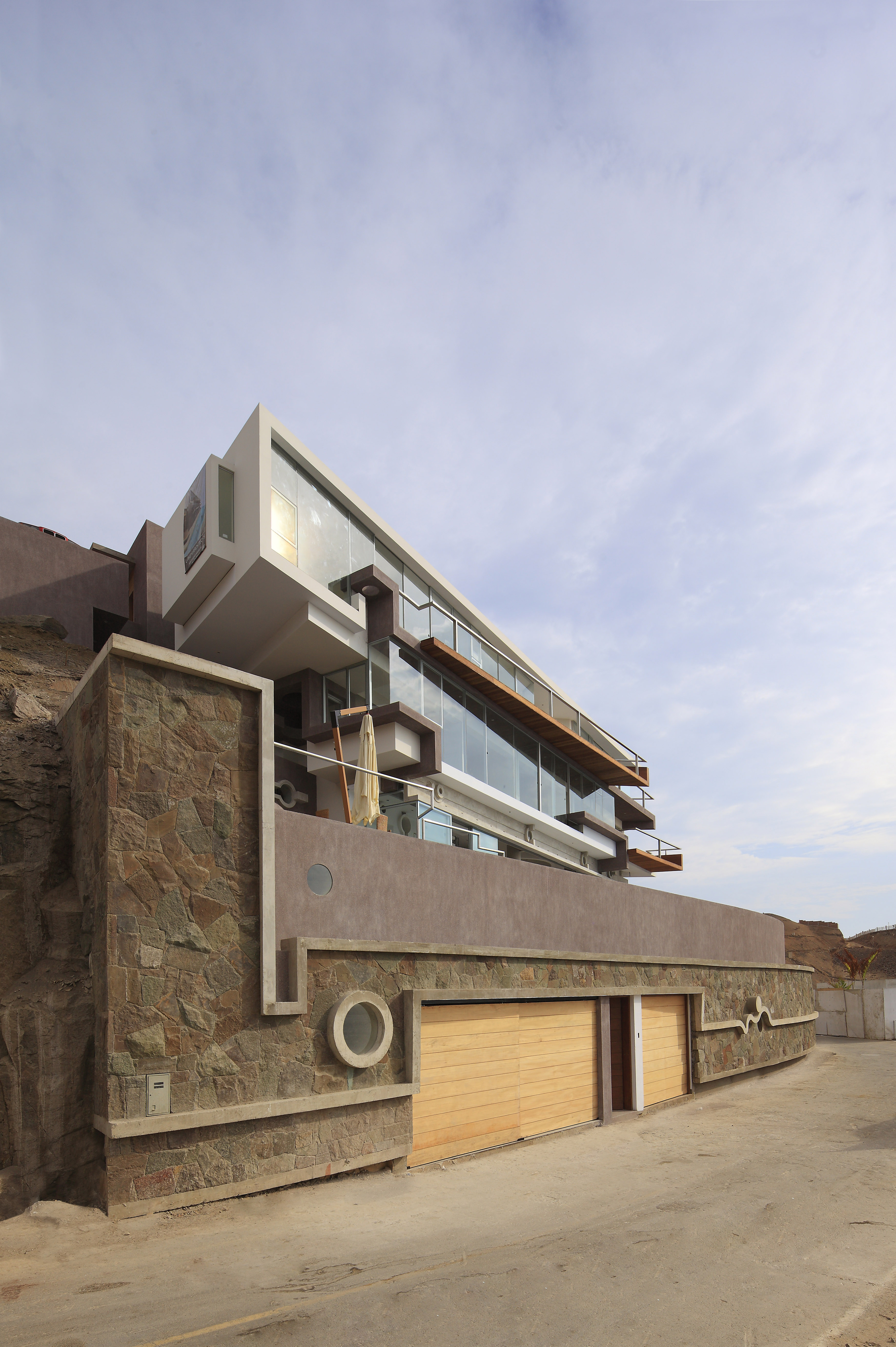 Veronica Beach House by Longhi Architects - Architizer