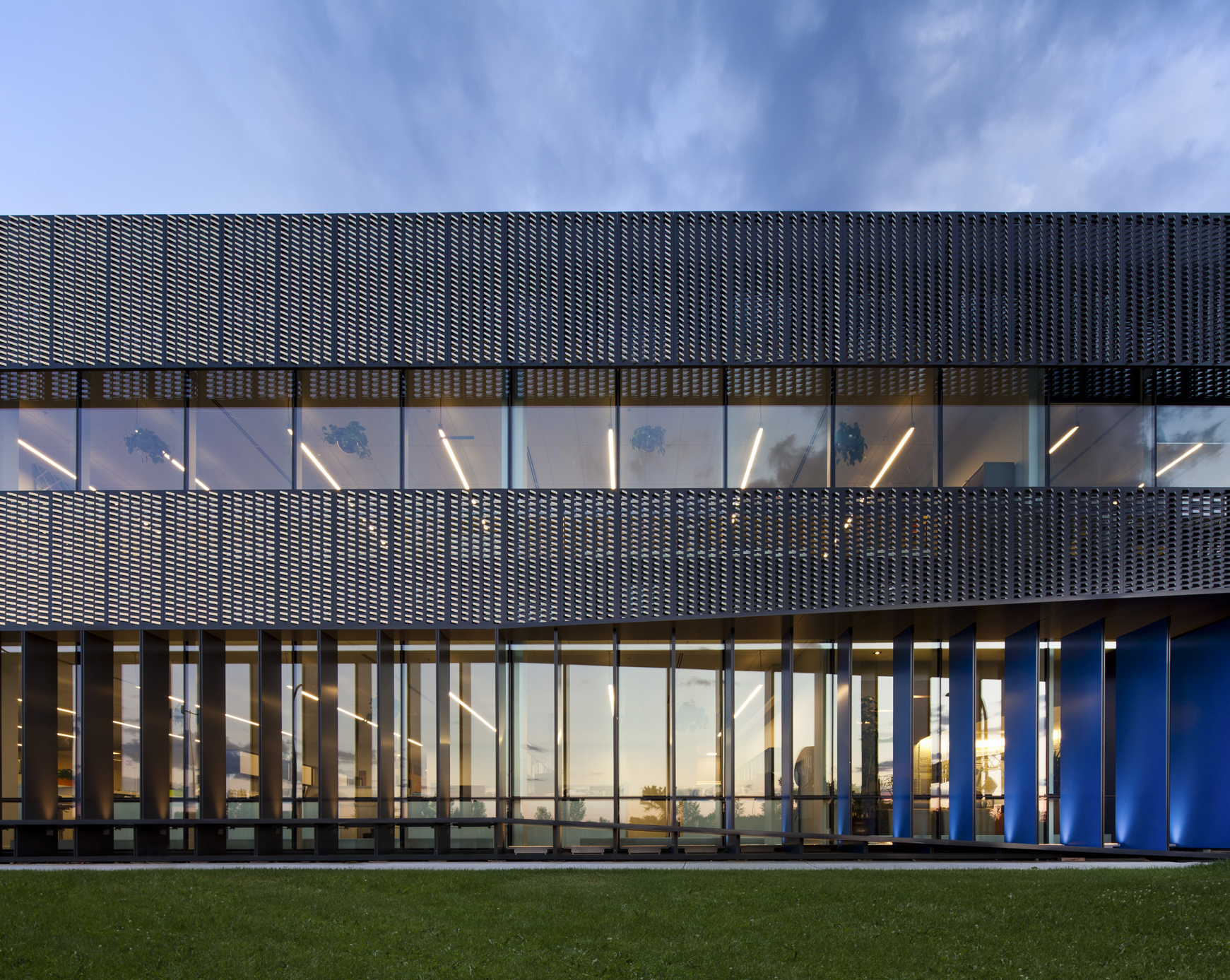 Pfizer Canada inc., Headquarters in Kirkland - Architizer