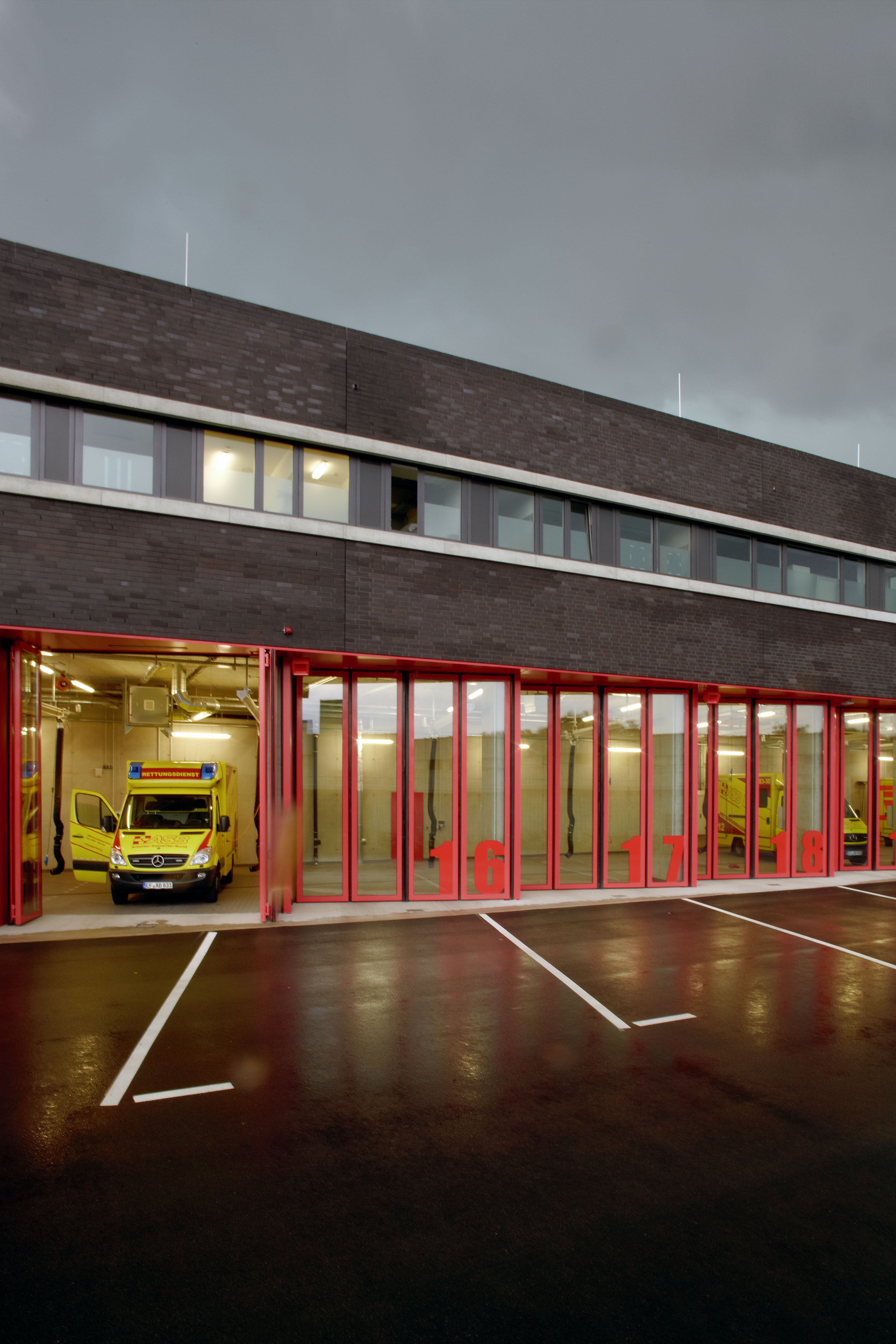 Fire Station Erfurt by Osterwold+Schmidt - Architizer