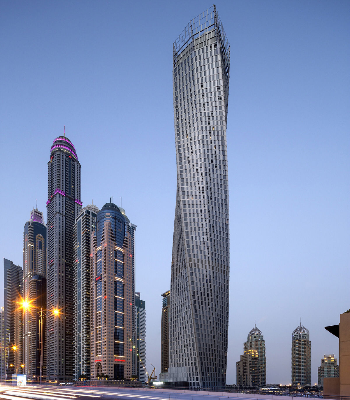 Cayan Tower by Skidmore, Owings & Merrill (SOM) - Architizer