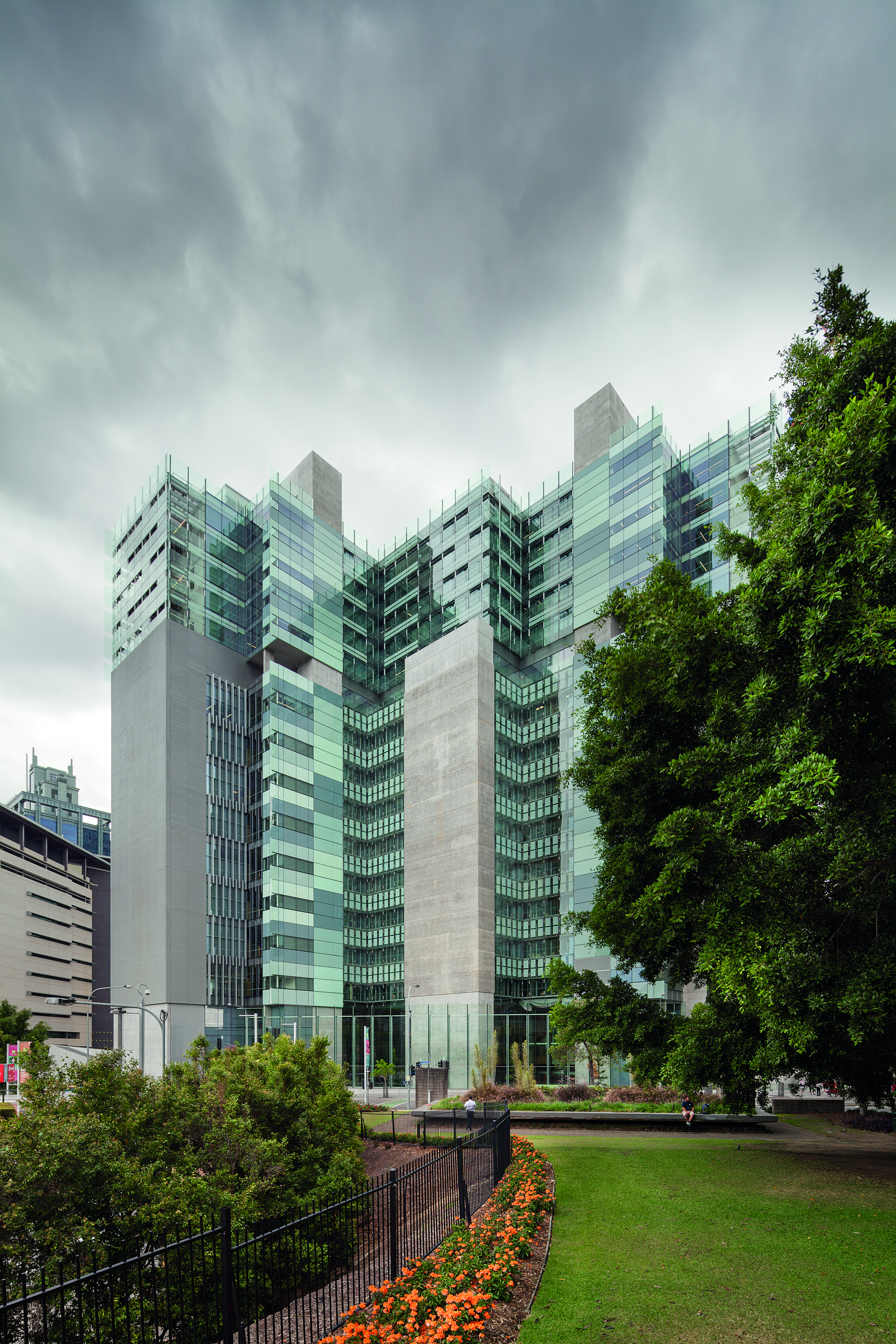 Queen Elizabeth II Courts of Law by Architectus - Architizer