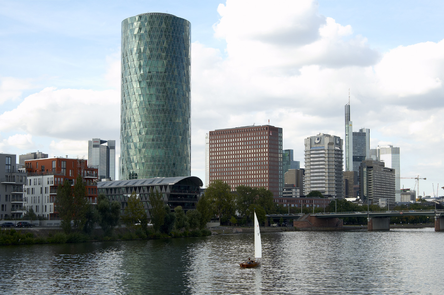 KPMG office building by schneider+schumacher / Frankfurt - Vienna ...