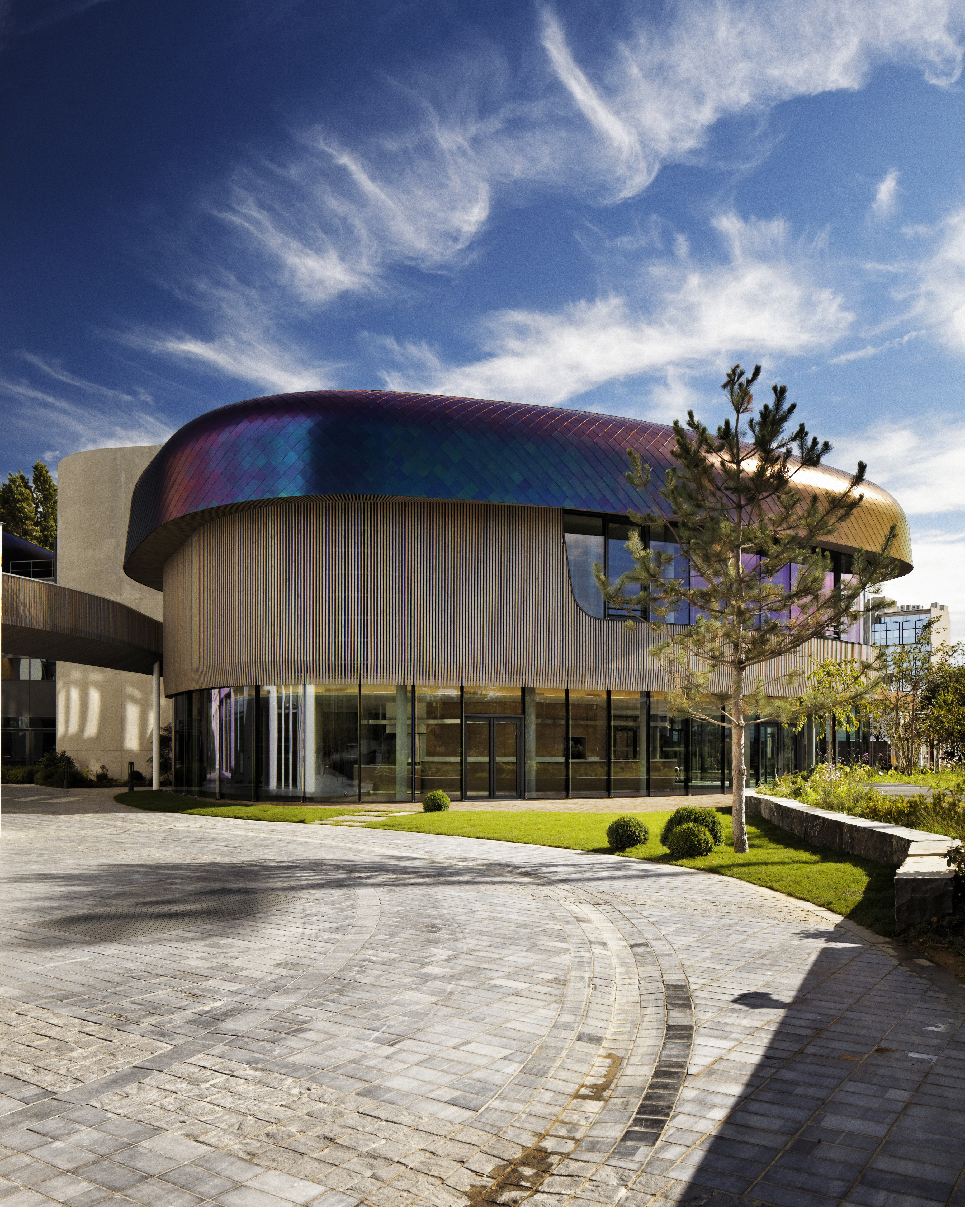IN/OUT - The amenities wing and the new lobby by Jouin Manku and DTACC ...