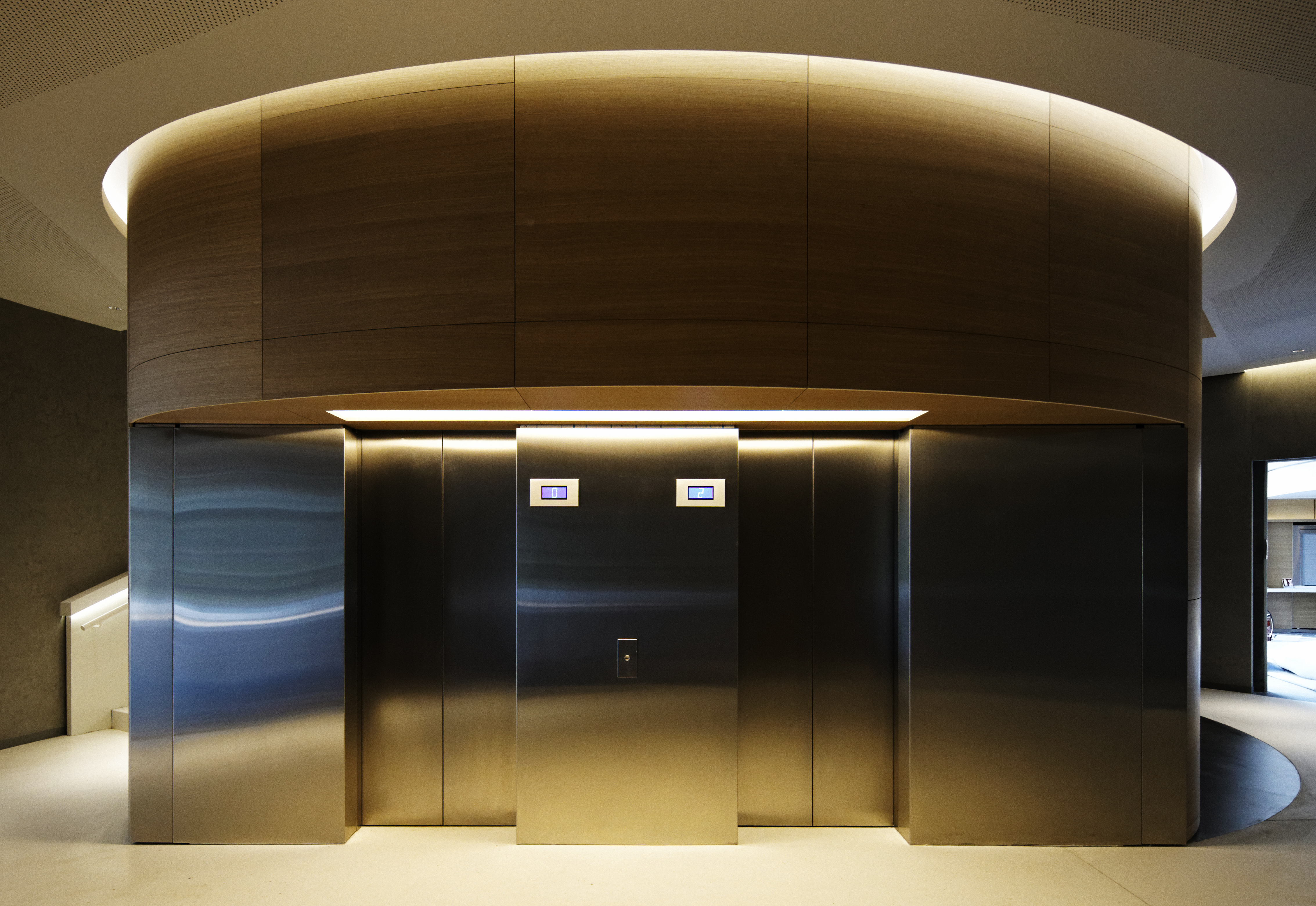IN/OUT - The amenities wing and the new lobby by Jouin Manku and DTACC ...