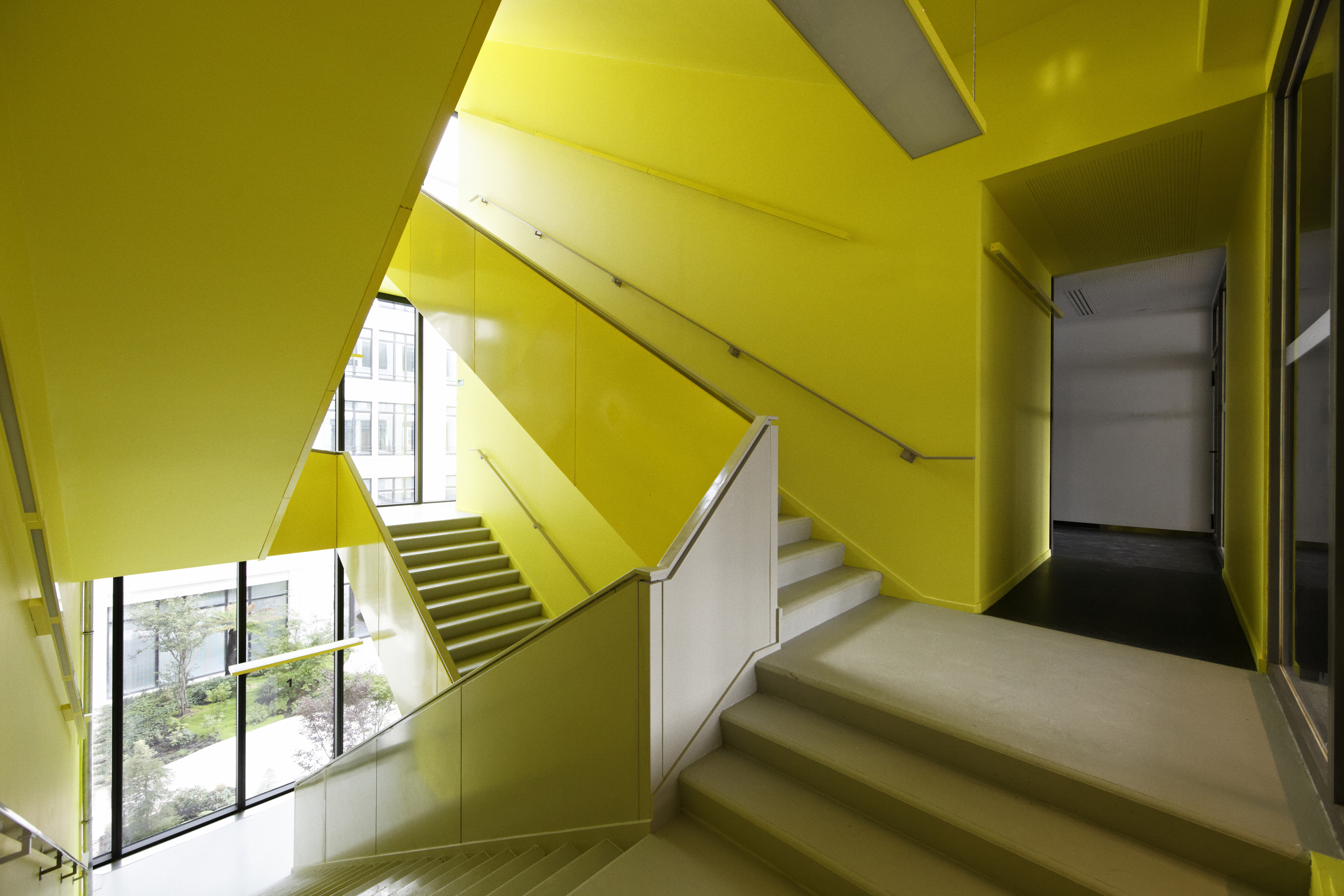 IN/OUT - The amenities wing and the new lobby by Jouin Manku and DTACC ...