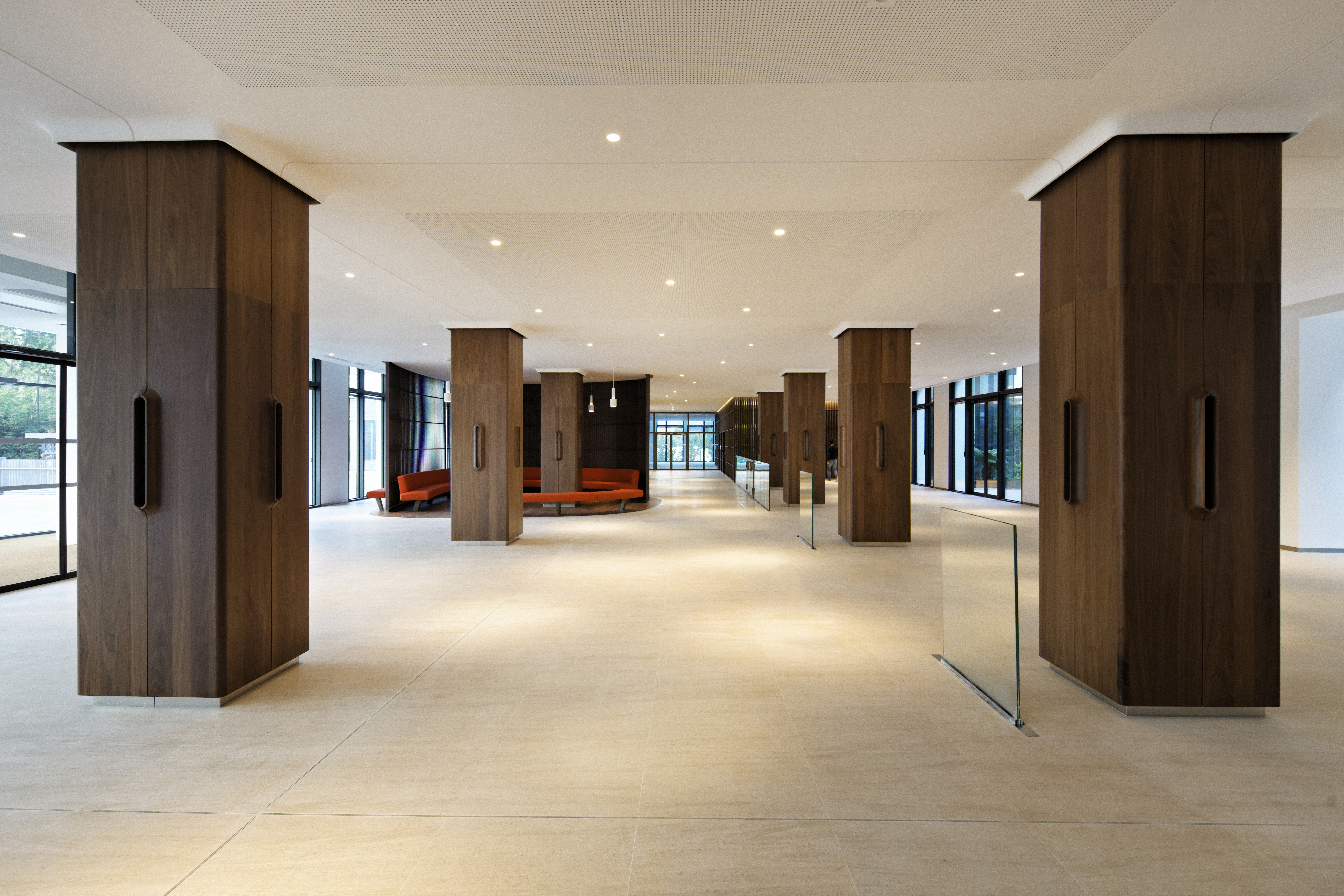 IN/OUT - The amenities wing and the new lobby by Jouin Manku and DTACC ...