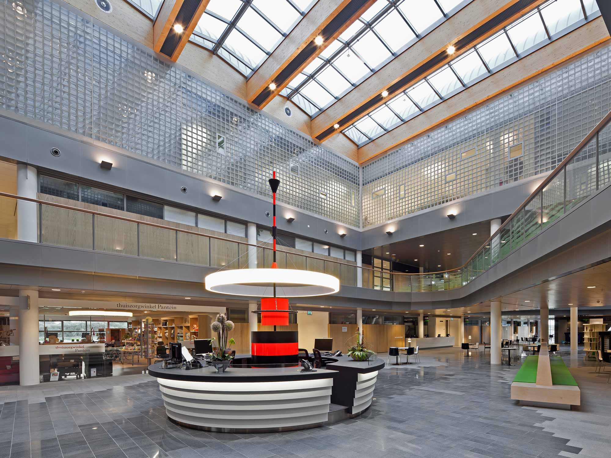 Assen Station by De Zwarte Hond - Architizer