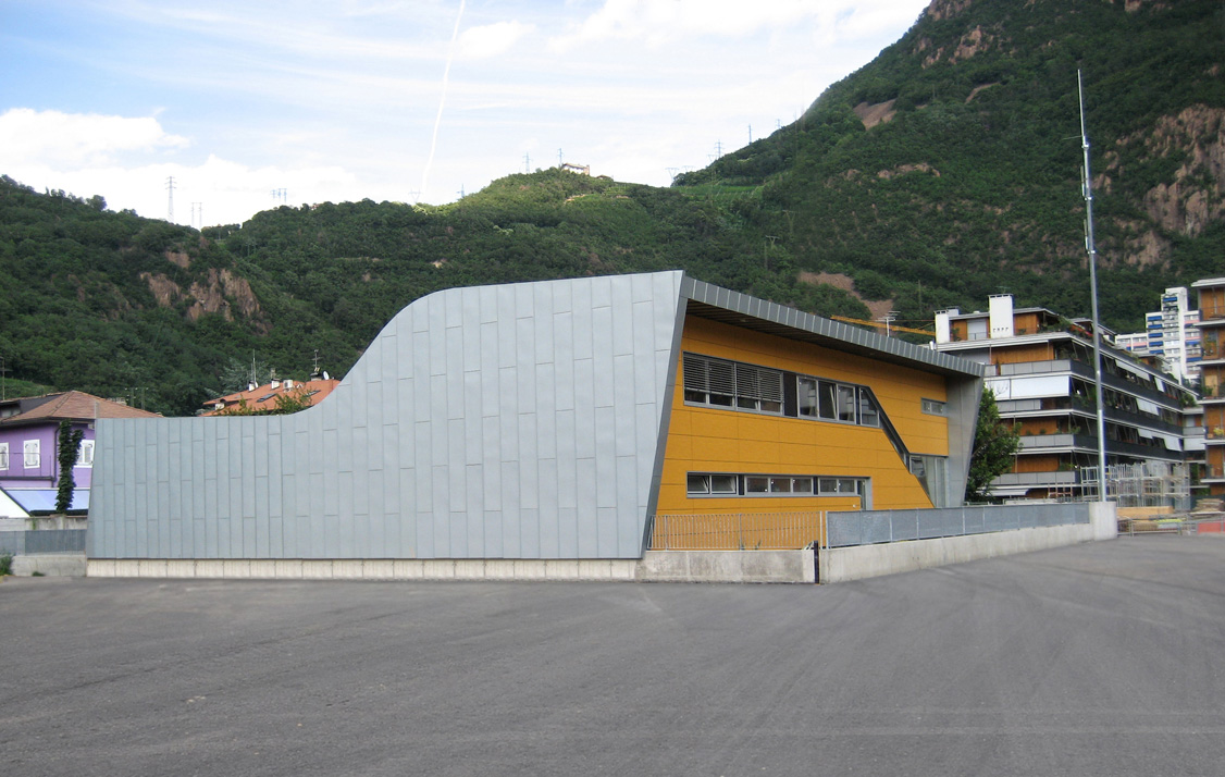 The new lunch room of "Ex-GIL" by Roland Baldi Architects - Architizer