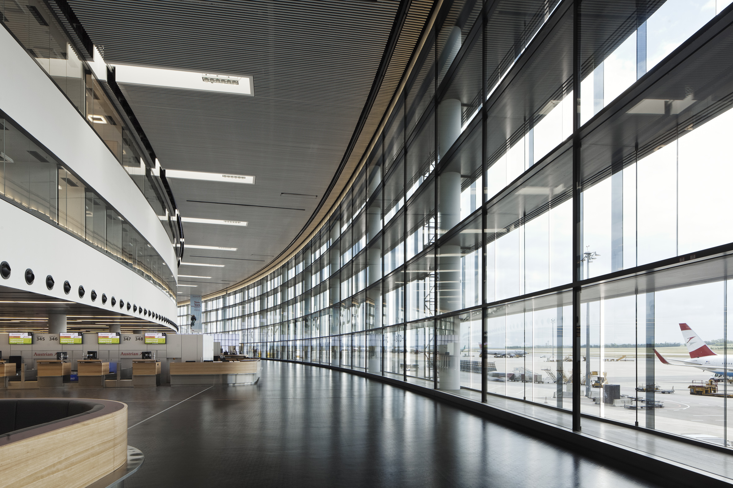 Check-in 3 Vienna International Airport Extension by Baumschlager ...