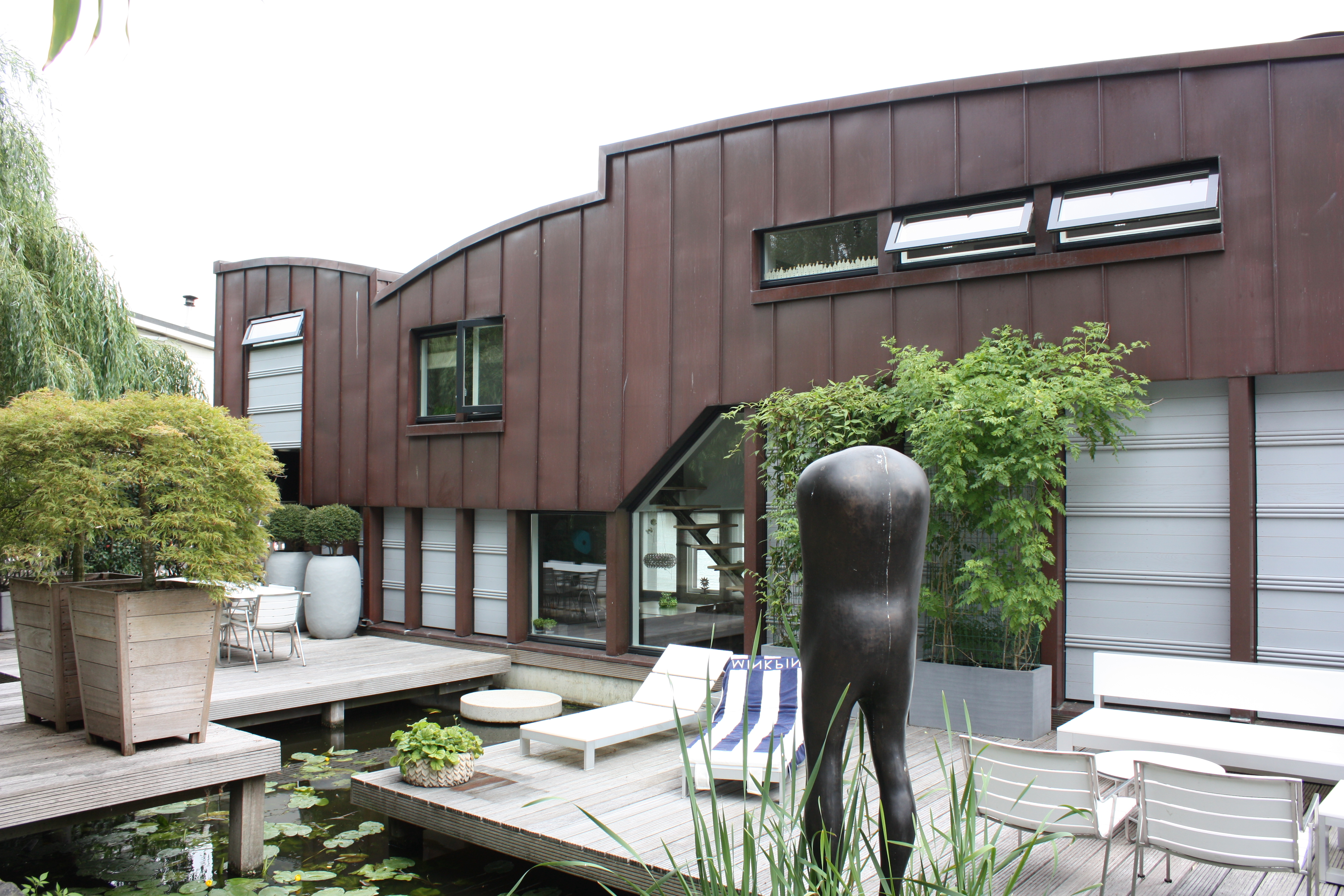 Houseboat in Amsterdam by Beelen CS architecten - Architizer