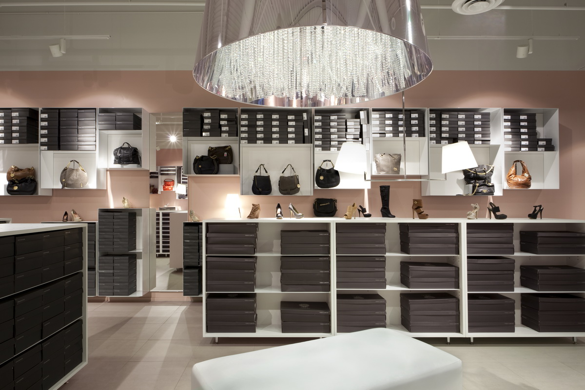 Vince Camuto Outlet Concept store by Sergio Mannino Studio - Architizer