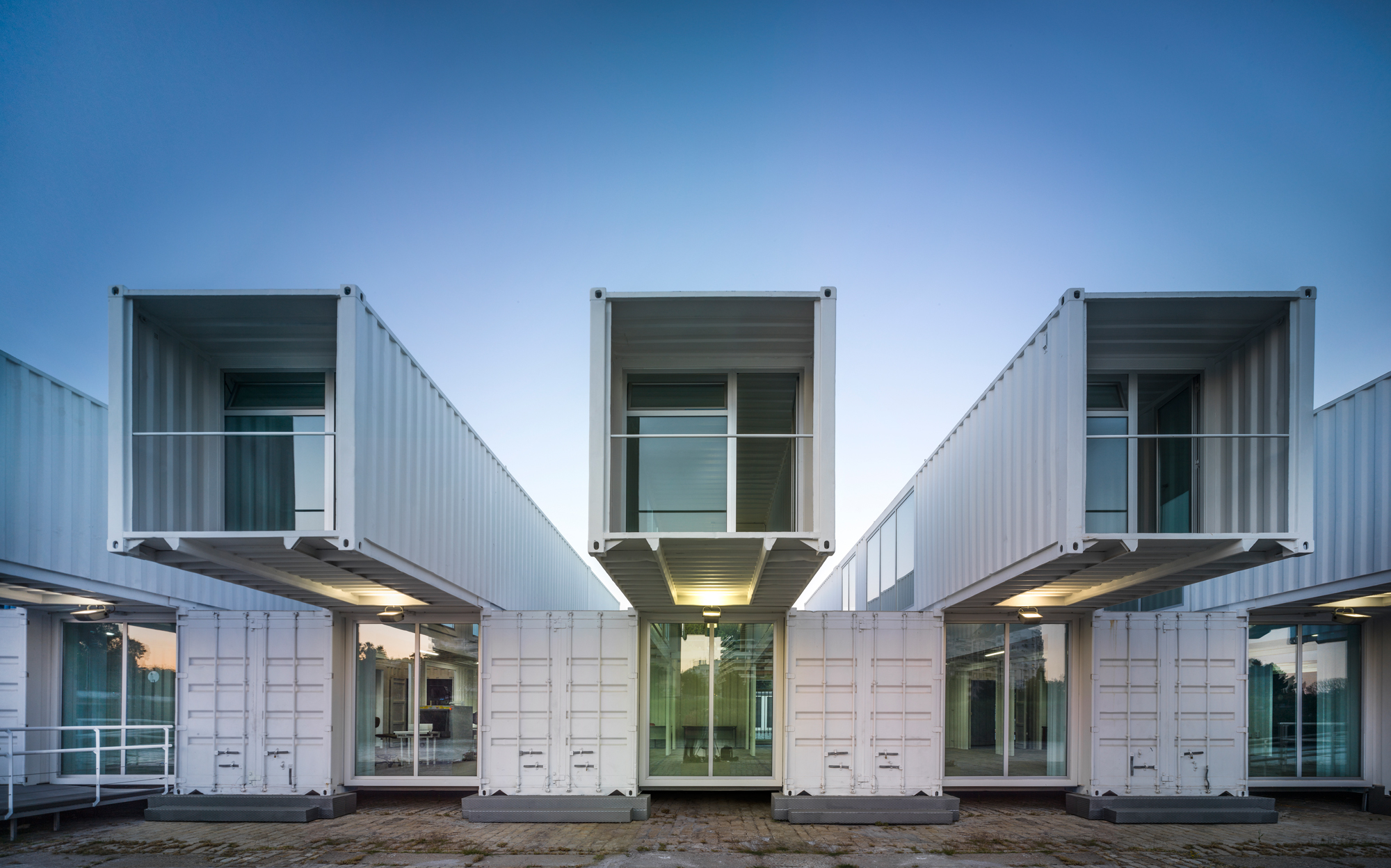 Cruise Ship Terminal in the Port of Seville - Architizer