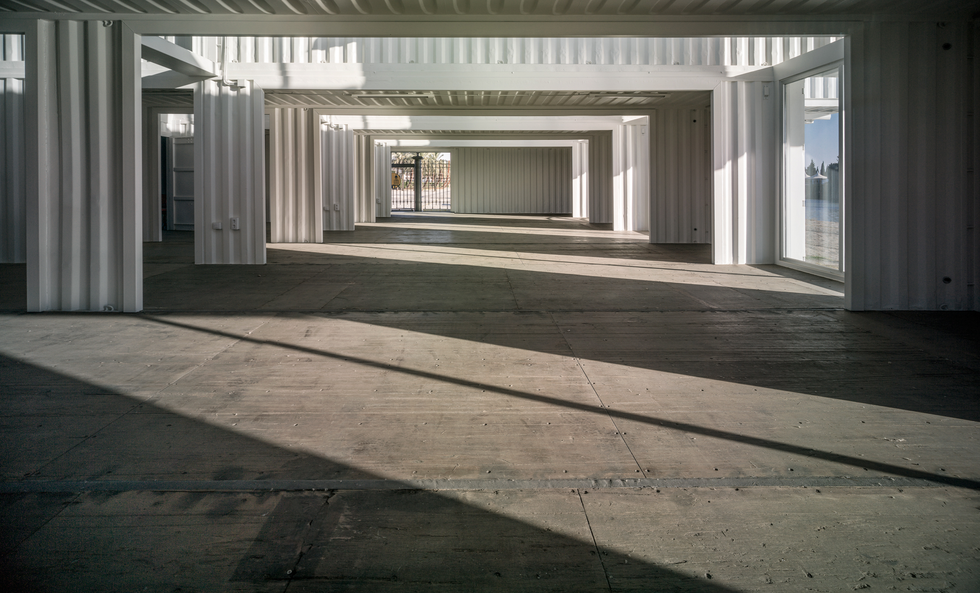 Cruise Ship Terminal in the Port of Seville by Hombre de Piedra + Buró4 ...