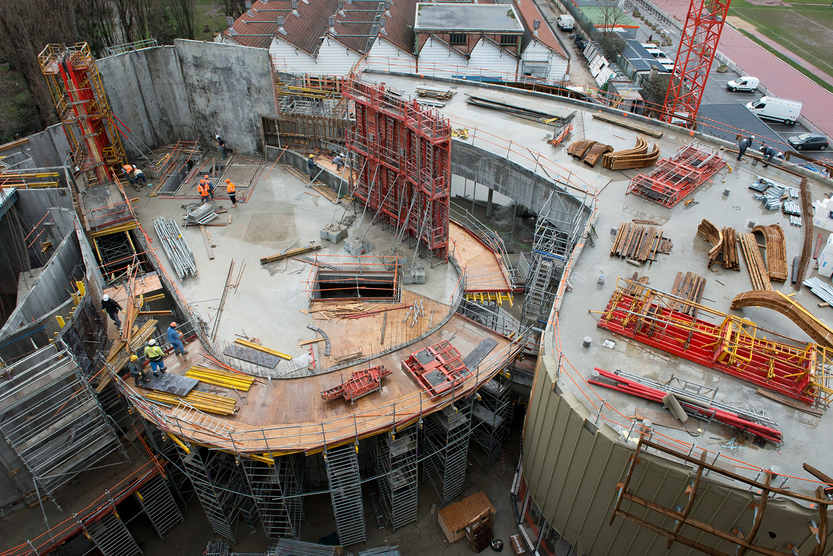 IN/OUT - The amenities wing and the new lobby by Jouin Manku and DTACC ...