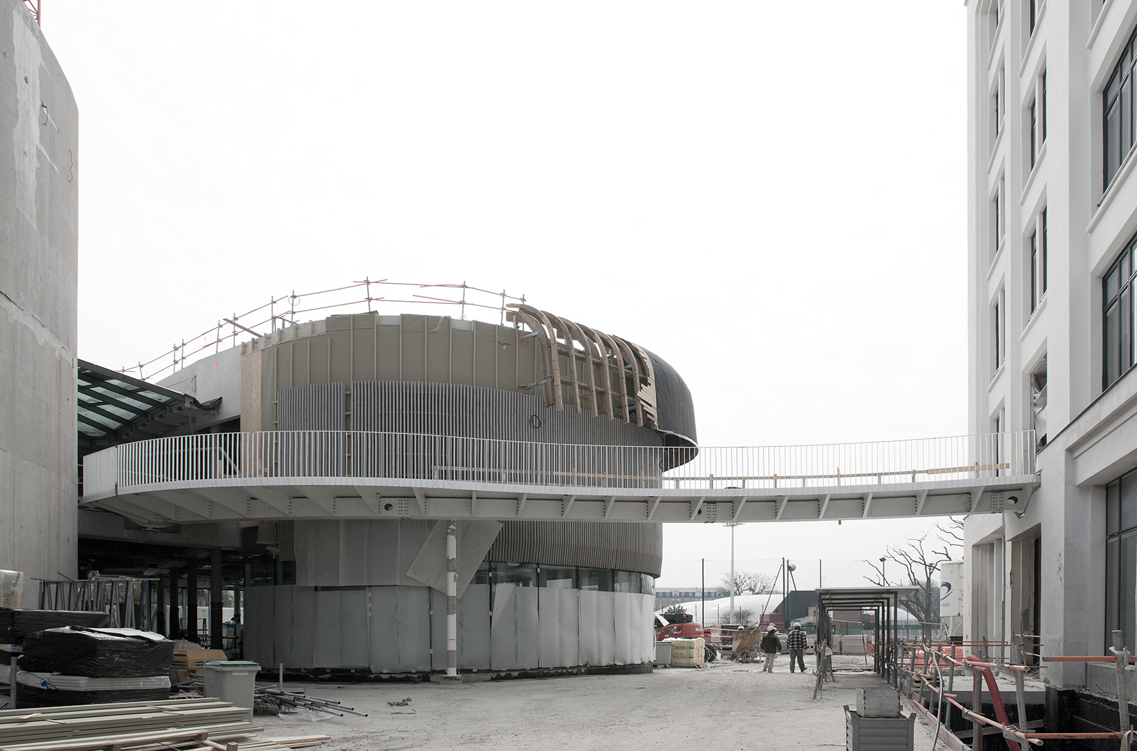 IN/OUT - The amenities wing and the new lobby by Jouin Manku and DTACC ...