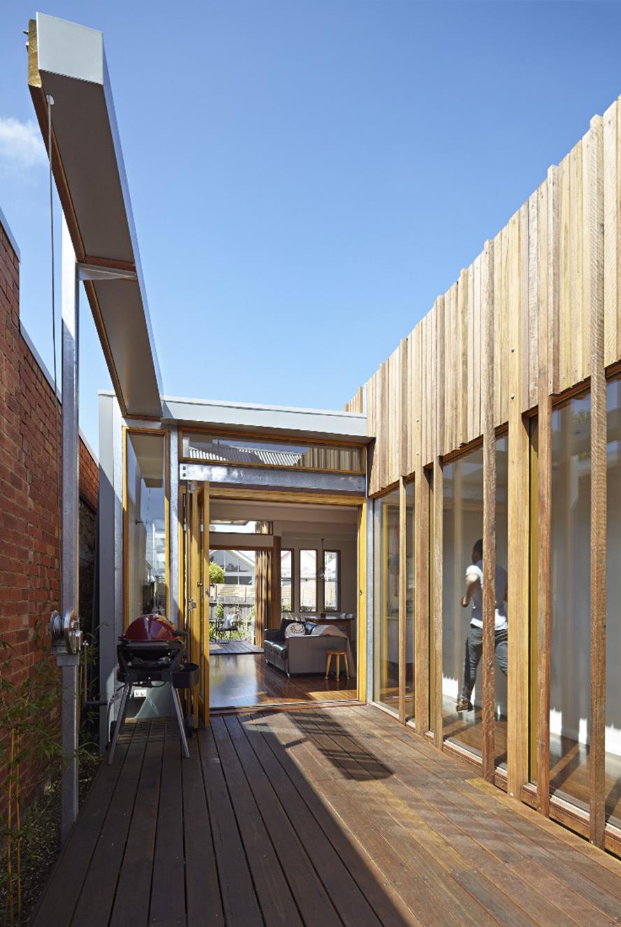 Convertible Courtyards House by Christopher Megowan Design - Architizer