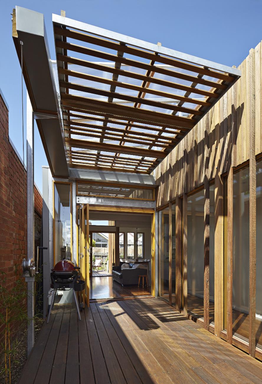 Convertible Courtyards House by Christopher Megowan Design - Architizer