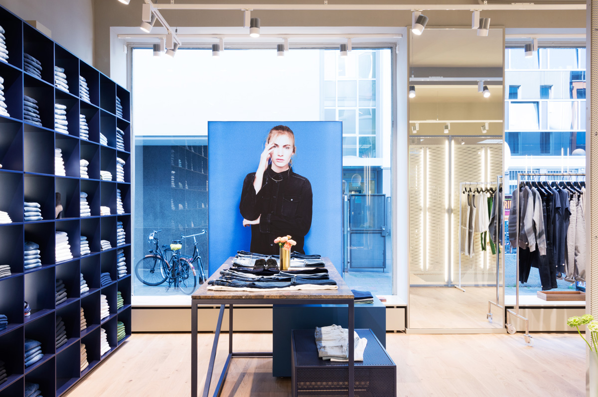 Closed Monobrand Store by PHILIPP MAINZER OFFICE FOR ARCHITECTURE AND ...
