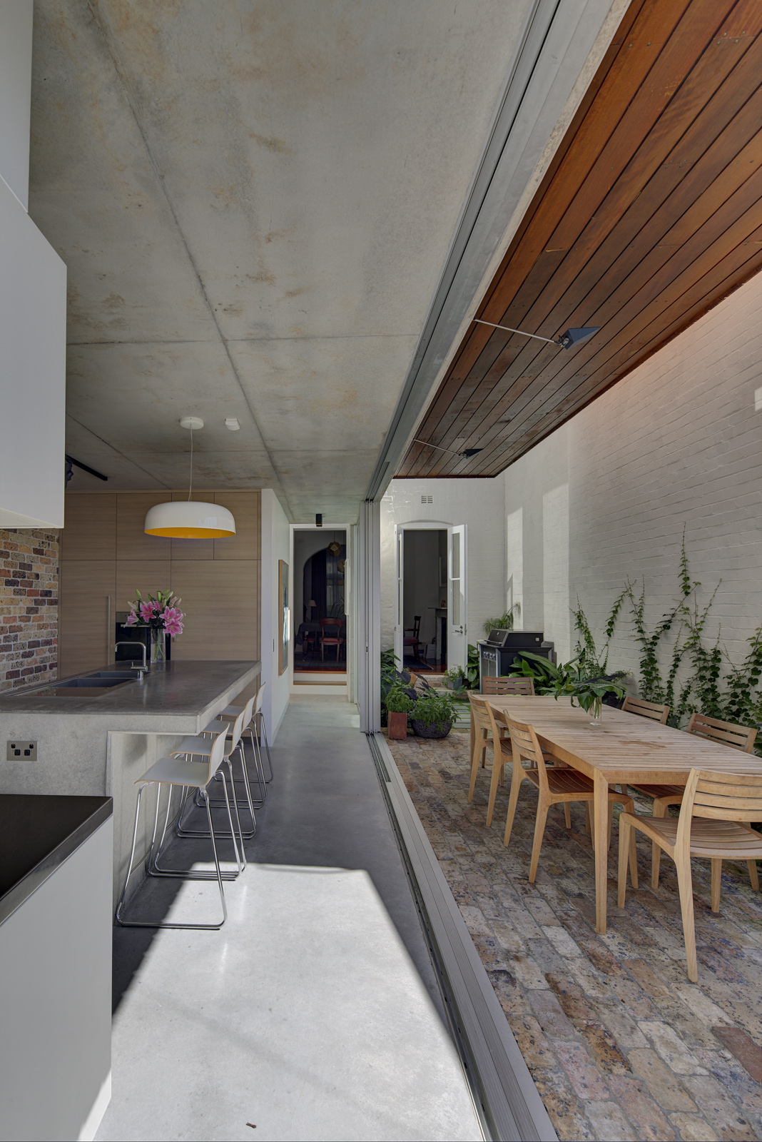 Long Courtyard House by Scale Architecture - Architizer