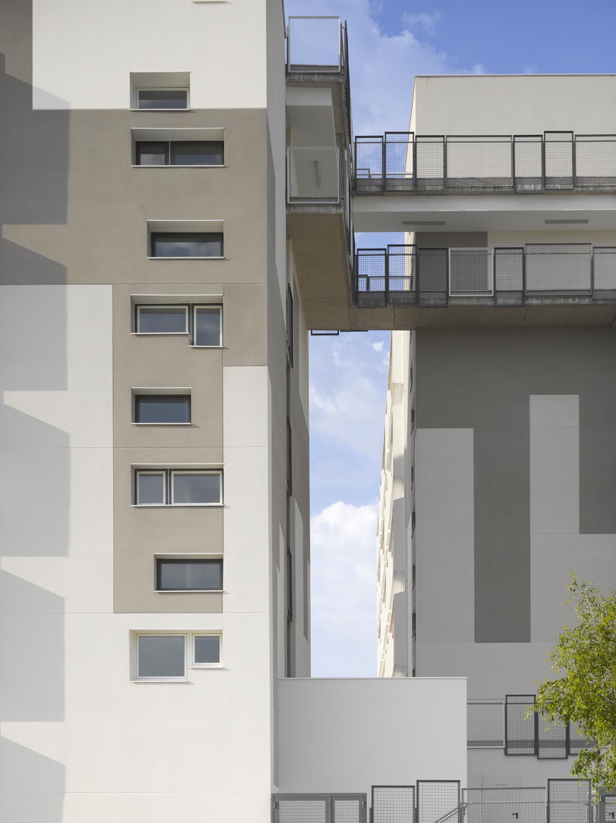 BARAJAS SOCIAL HOUSING BLOCKS by Miralles Tagliabue EMBT - Architizer