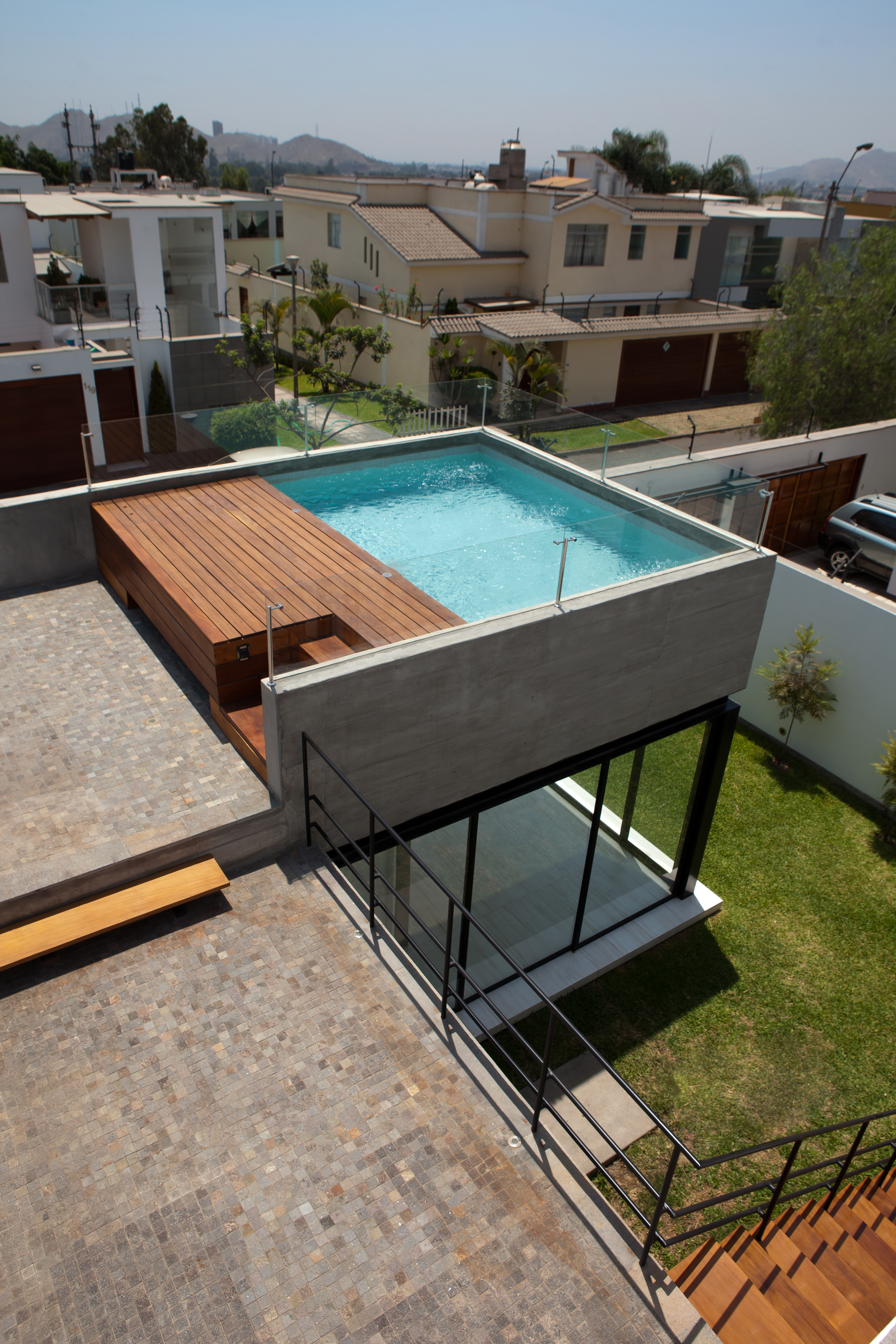 Surrounded House by NIKOLAS BRICEÑO arquitectura - Architizer