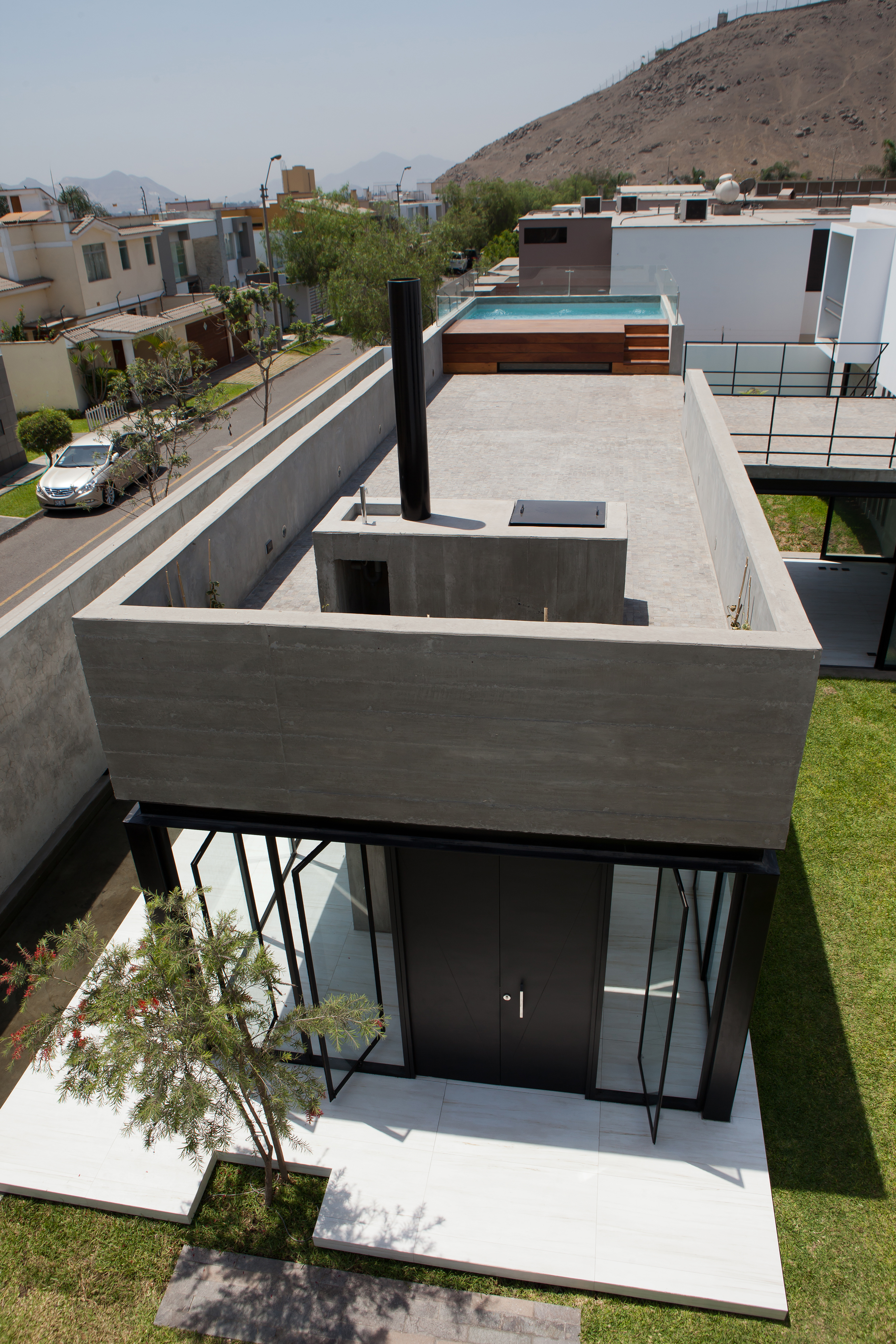 Surrounded House by NIKOLAS BRICEÑO arquitectura - Architizer