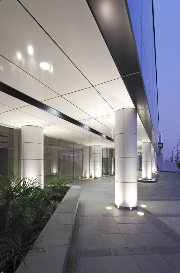 Omega Building by Metrópolis Oficina de Arquitectura - Architizer