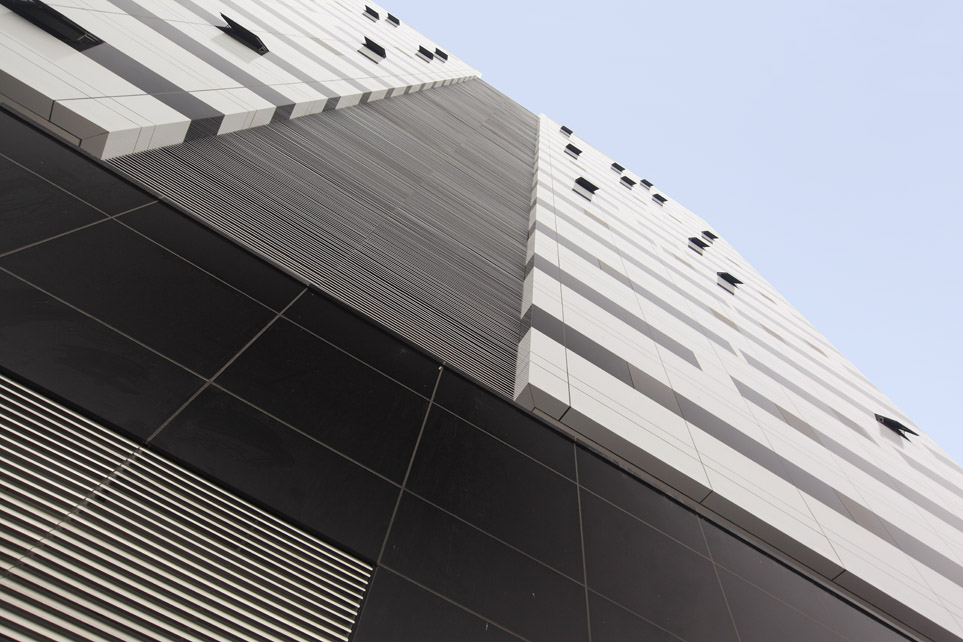 Omega Building by Metrópolis Oficina de Arquitectura - Architizer