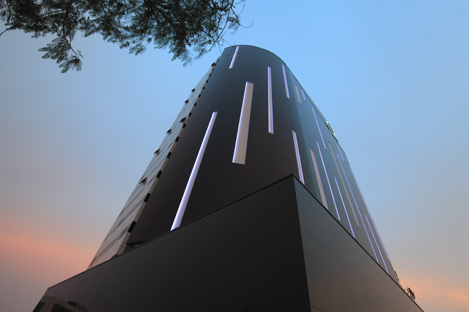 Omega Building by Metrópolis Oficina de Arquitectura - Architizer